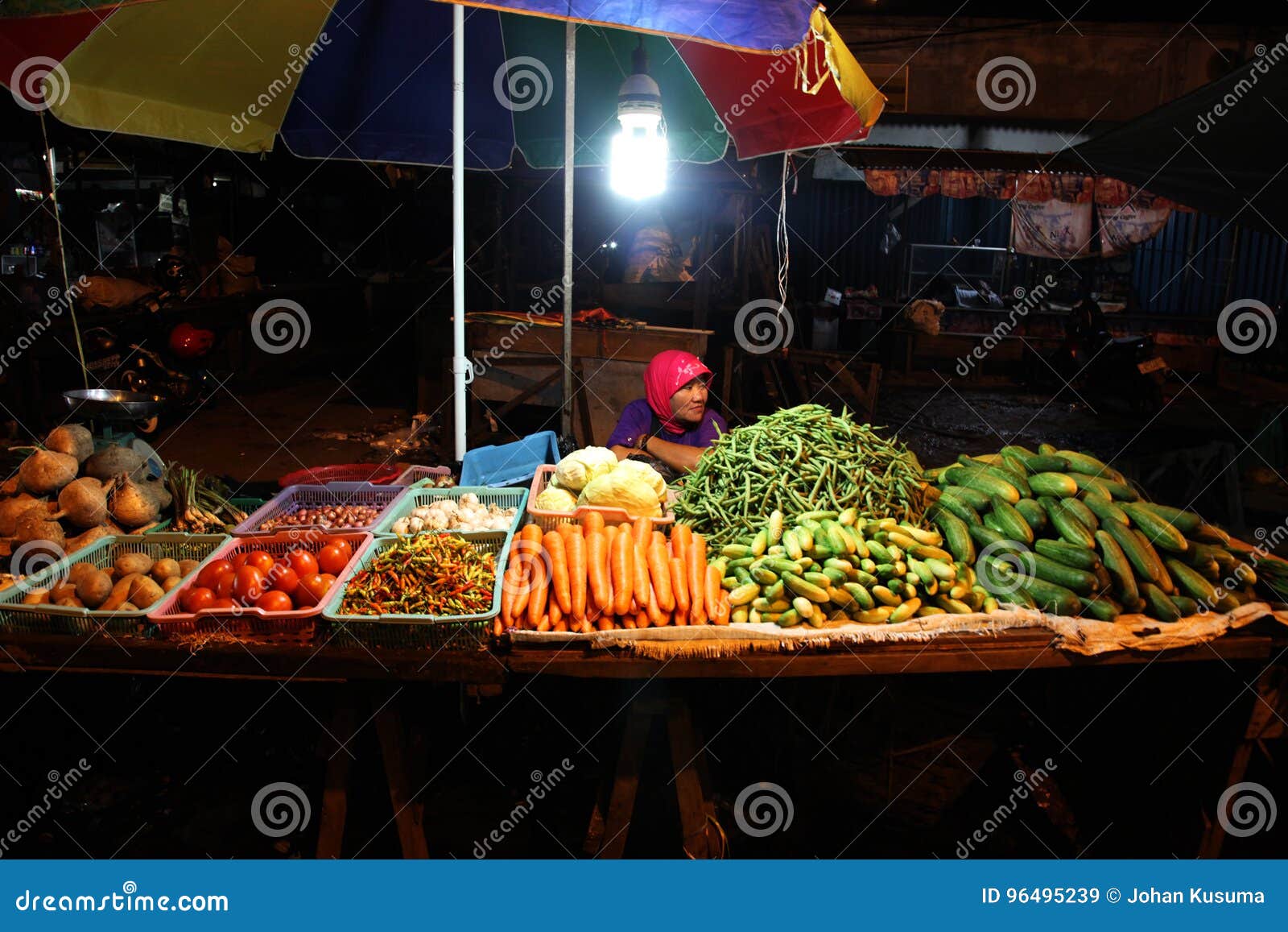 Night market editorial stock image. Image of green, colorful - 96495239