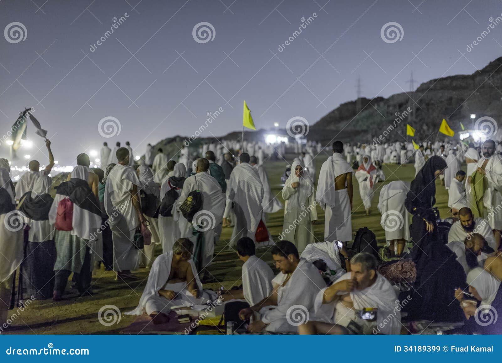 Night of Muzdalifa editorial stock image. Image of muzdalifa - 34189399