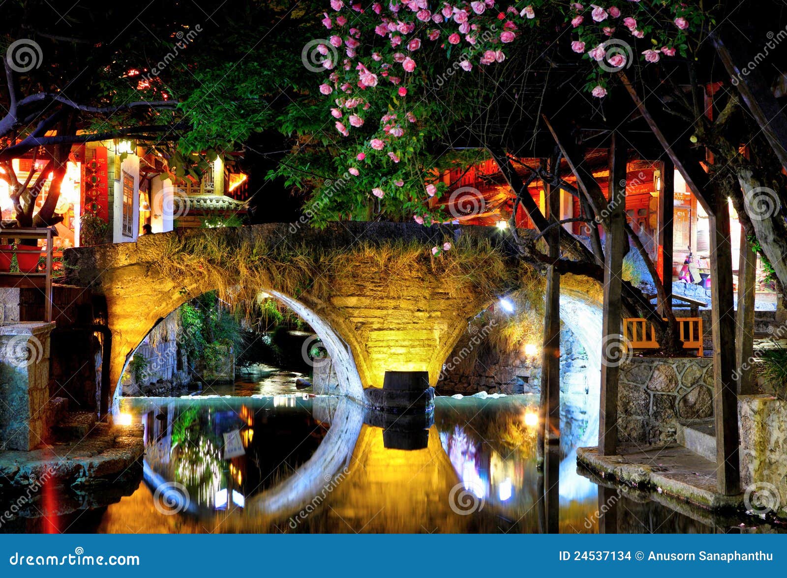 The Night Old Town in Lijiang Stock Photo - Image of night, silence ...