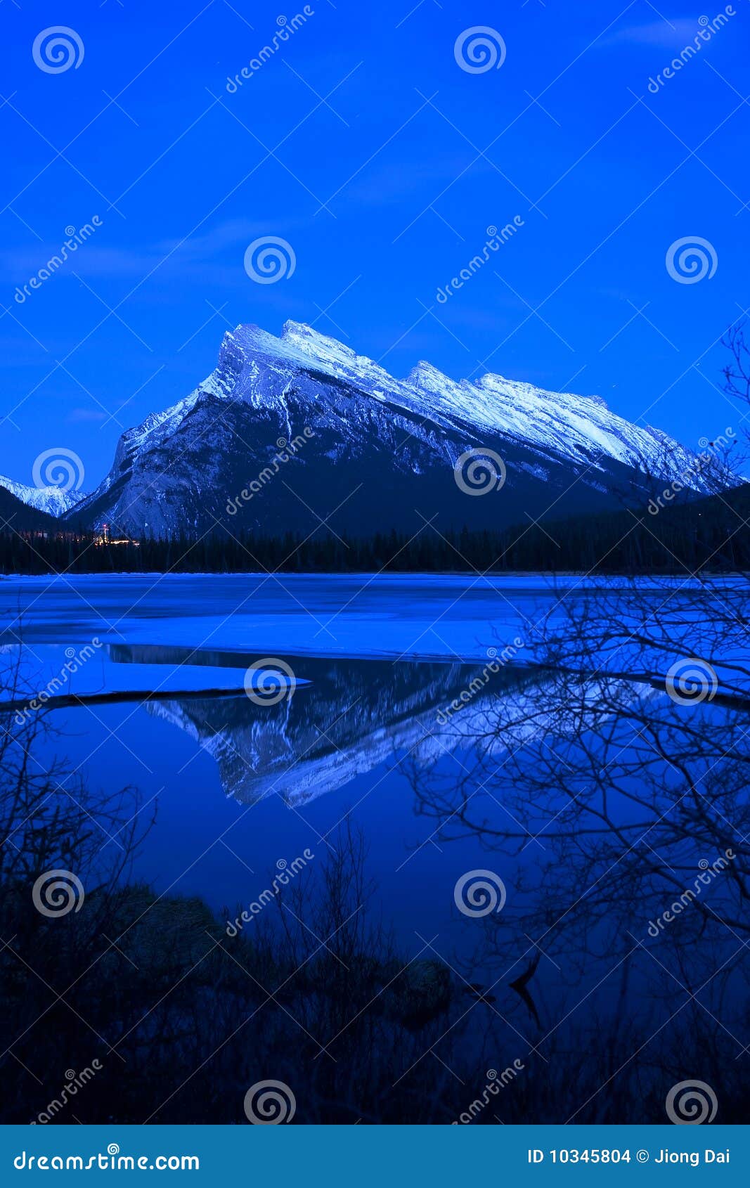 Night at Rock Mountain stock photo. Image of night, reflect - 10345804
