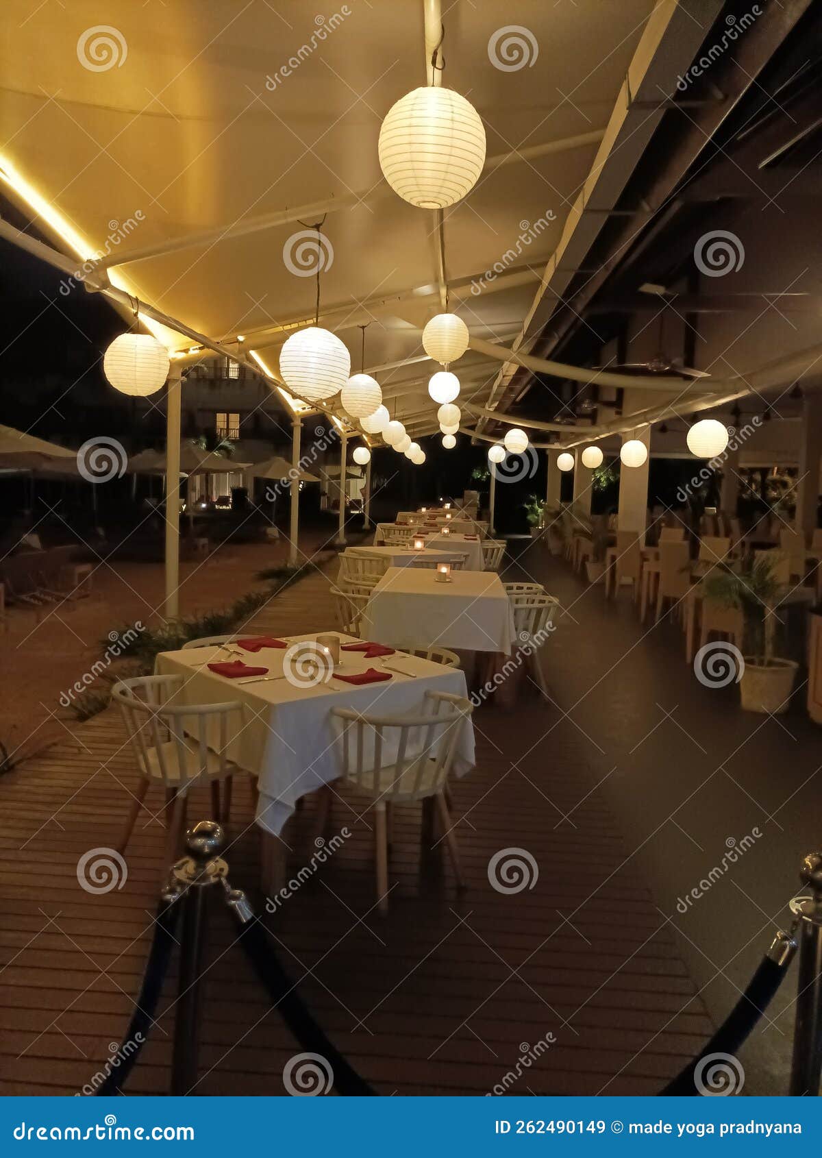 Night Scene Fine Dinning Restaurant Stock Image - Image of party ...