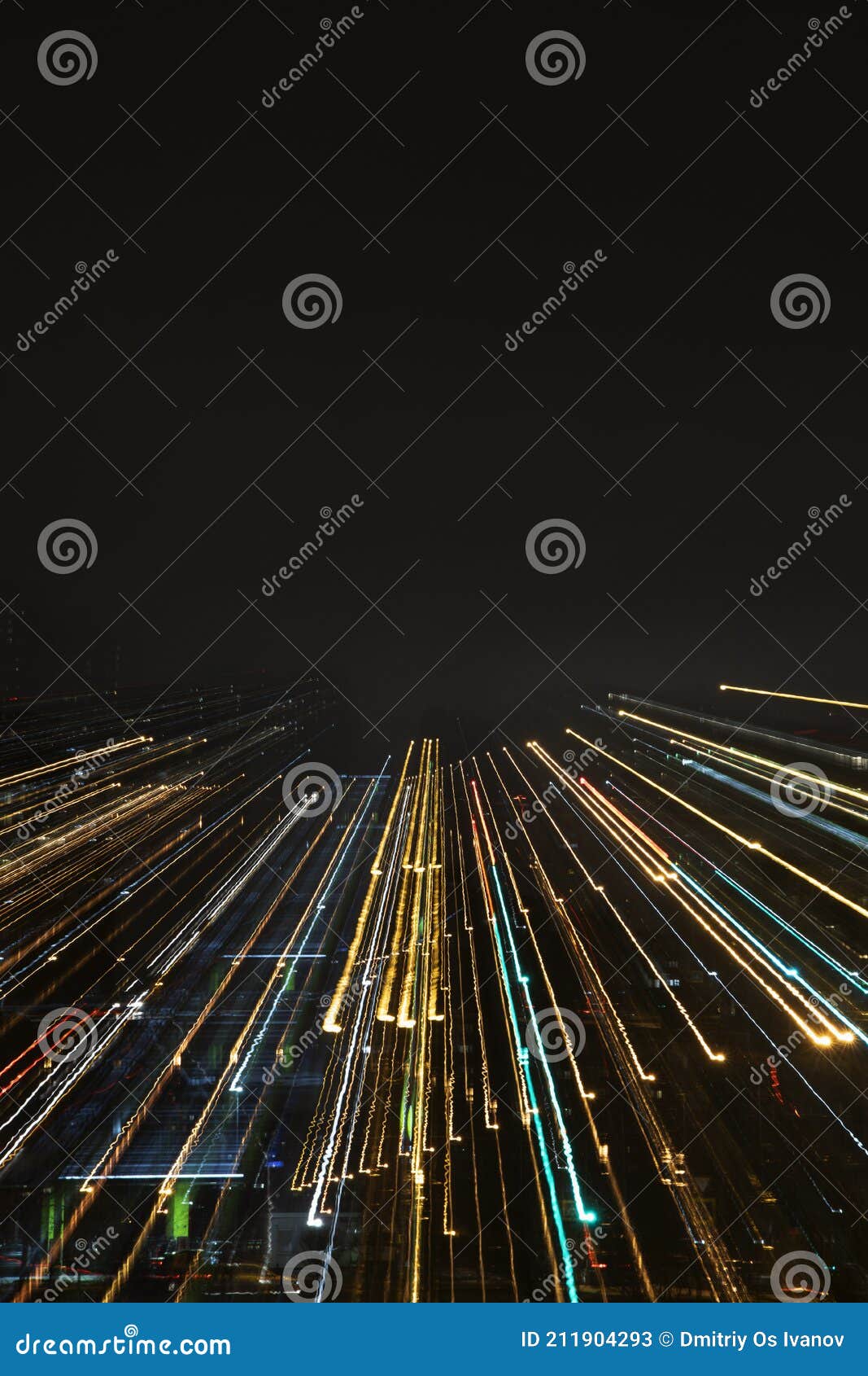 Night Scene with Glowing Rays As a Result of the Zoom Effect Stock ...