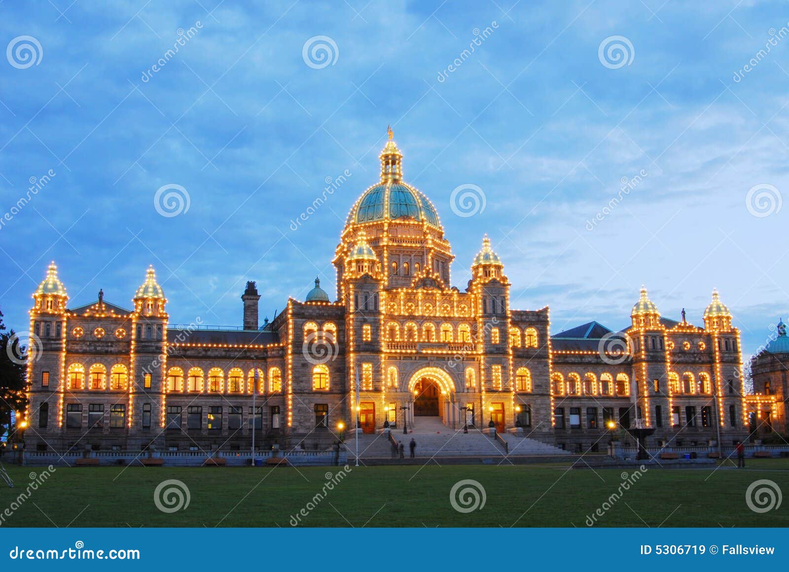 Night Scene of the Parliament Building Stock Image - Image of lighting ...