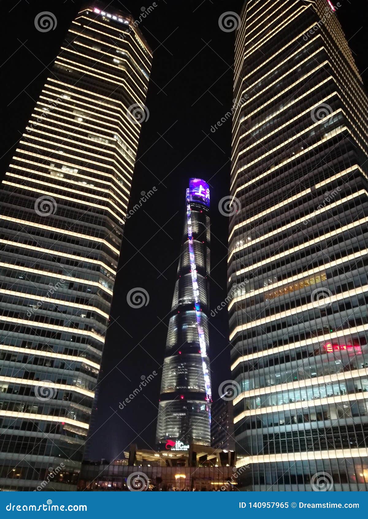 Night Scene in Shanghai editorial image. Image of layer - 140957965