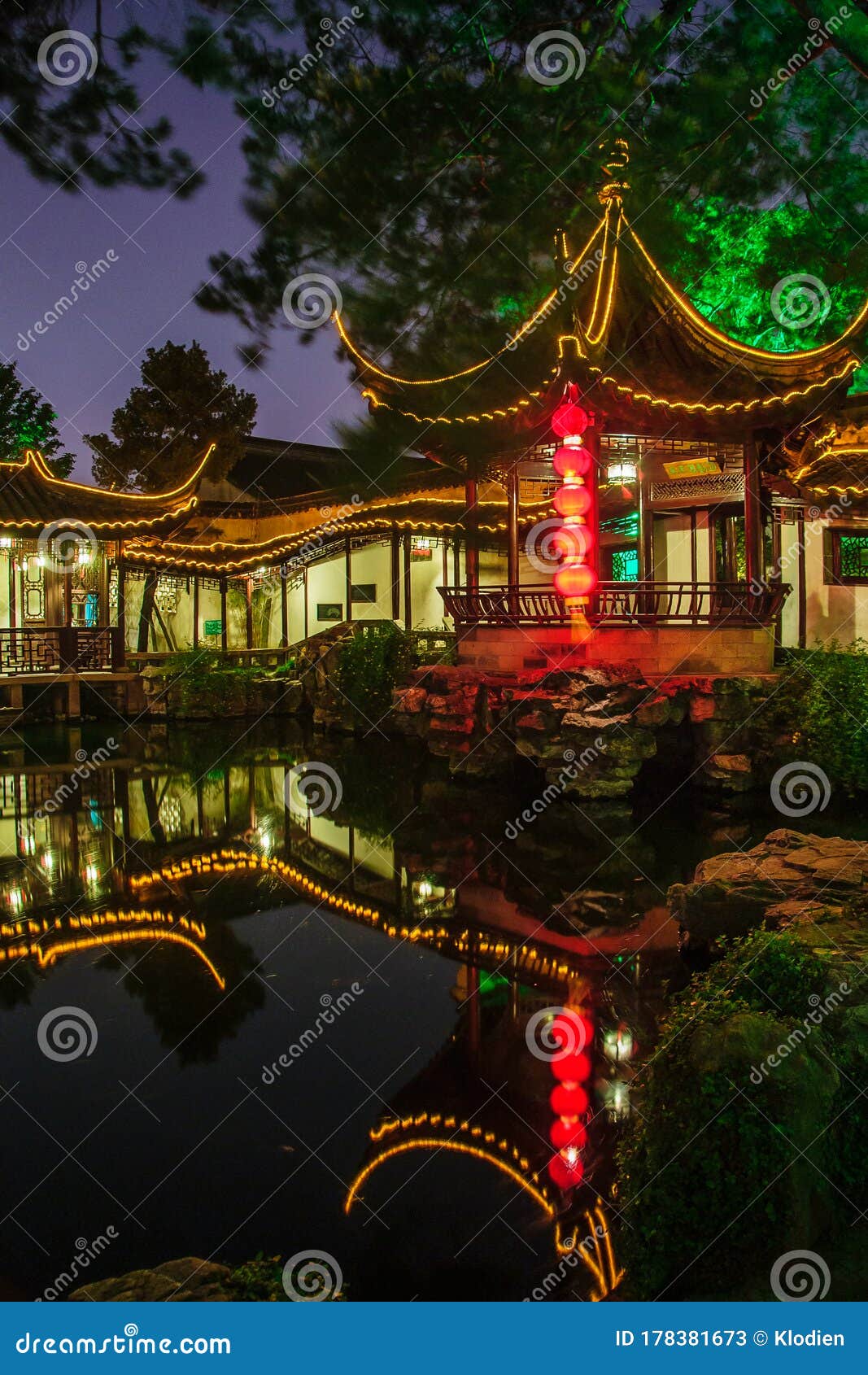 Night Shot of Pavilion and Red Lanterns at Master-of-the-nets Garden ...