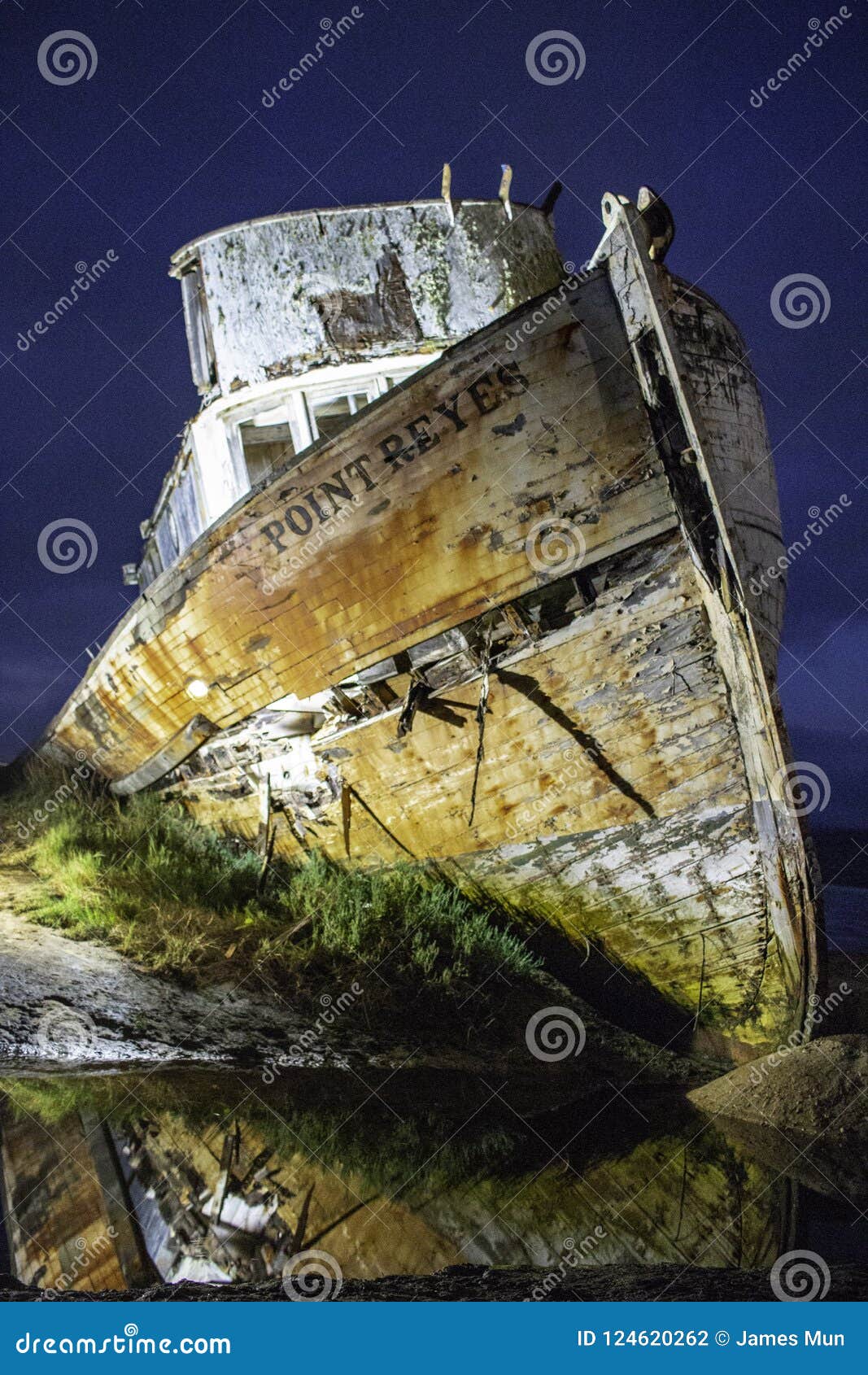 Night shot of a shipwrek editorial photography. Image of abandoned ...
