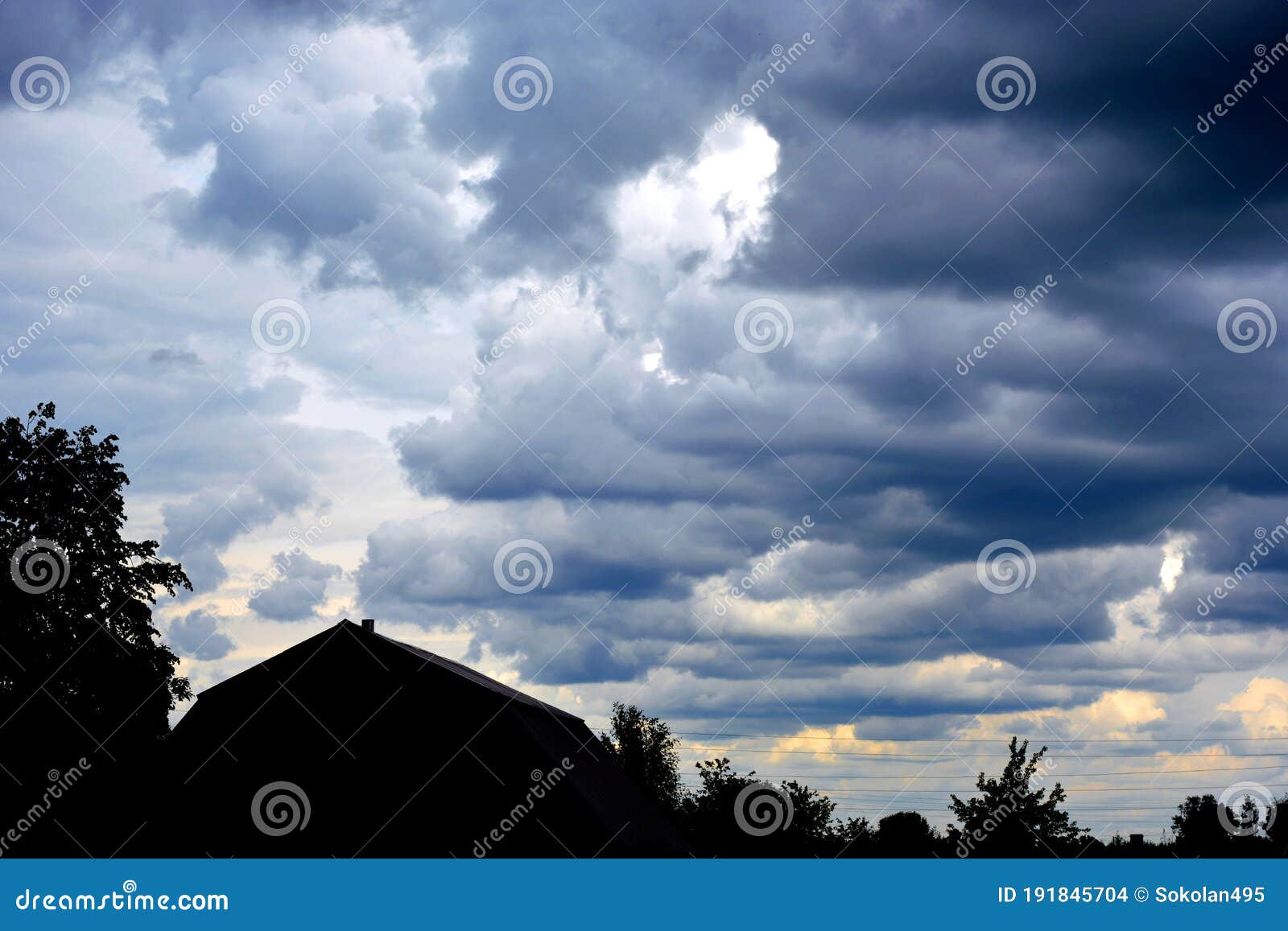 Night Sky Over the City, Clouds in the Dark Sky, Horizontal Photo Stock ...
