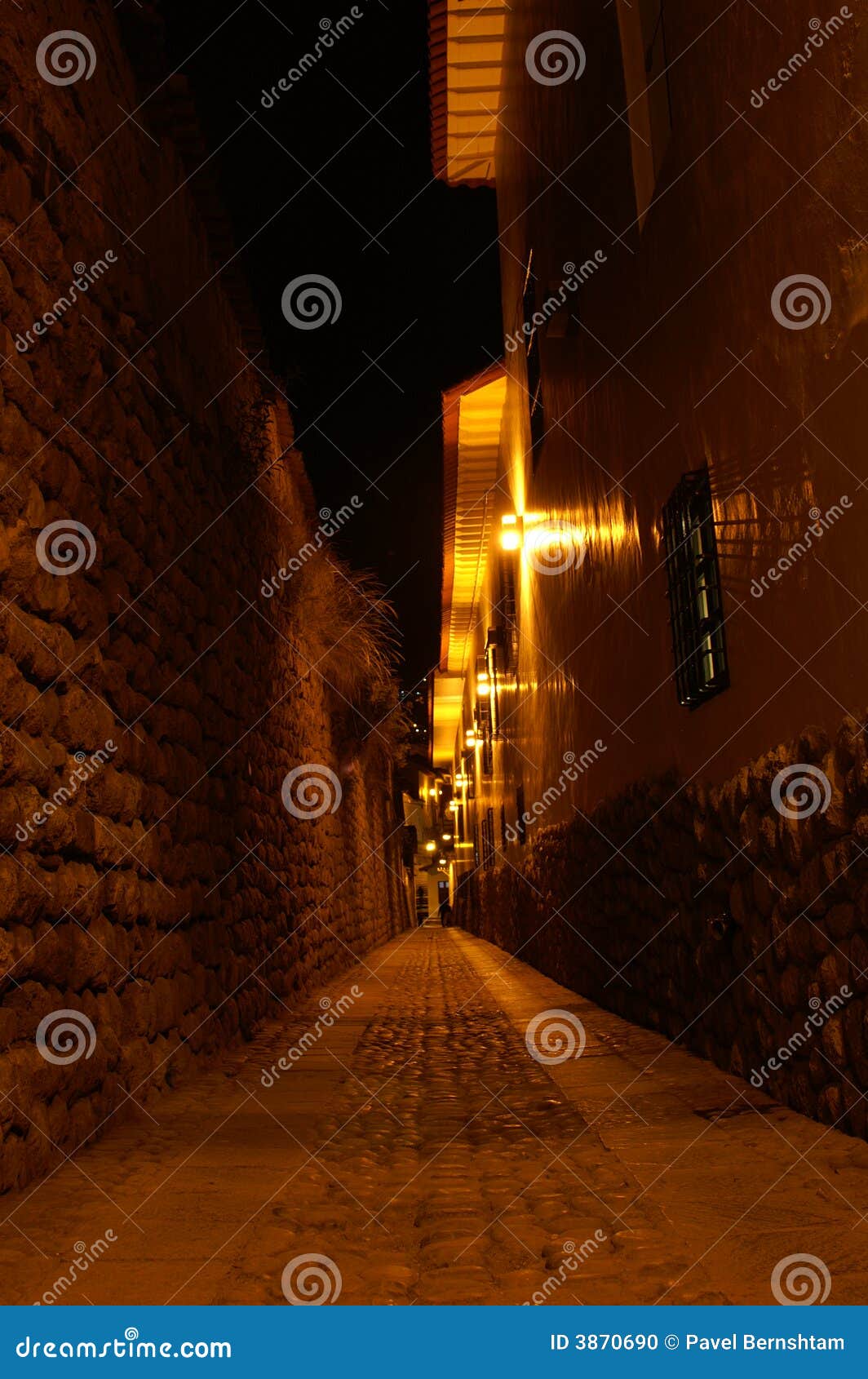Night Street in Cusco, Peru Stock Photo - Image of inca, mountains: 3870690