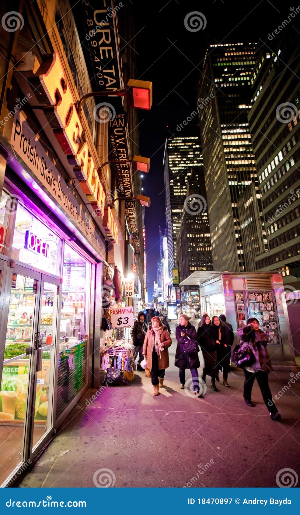 Night Streetscene on 7th Av. in New York Editorial Photography - Image ...