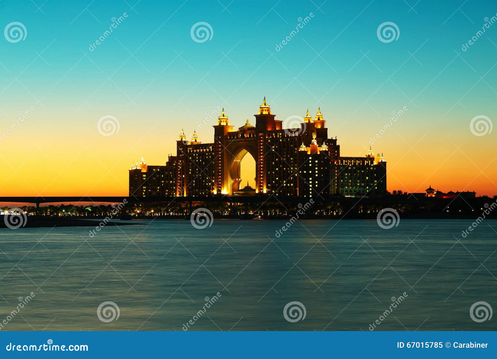 Night View Atlantis Hotel in Dubai, UAE Editorial Image - Image of ...