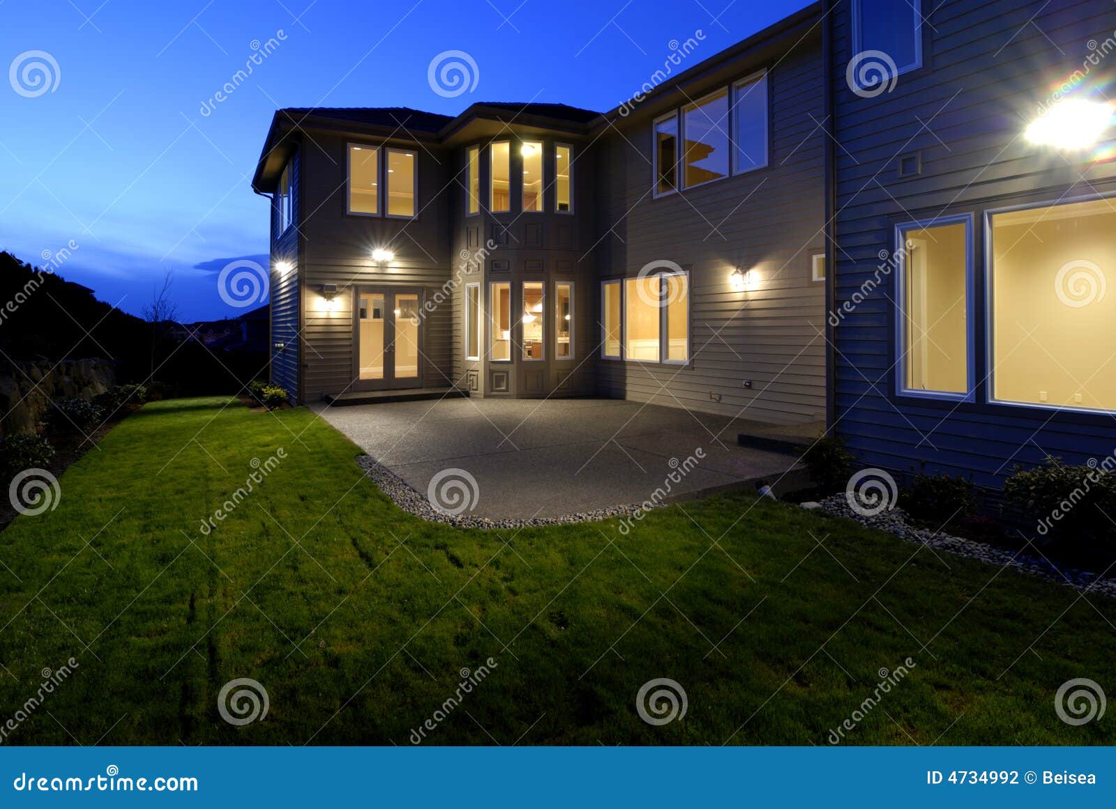 Night view of the backyard stock photo. Image of light - 4734992