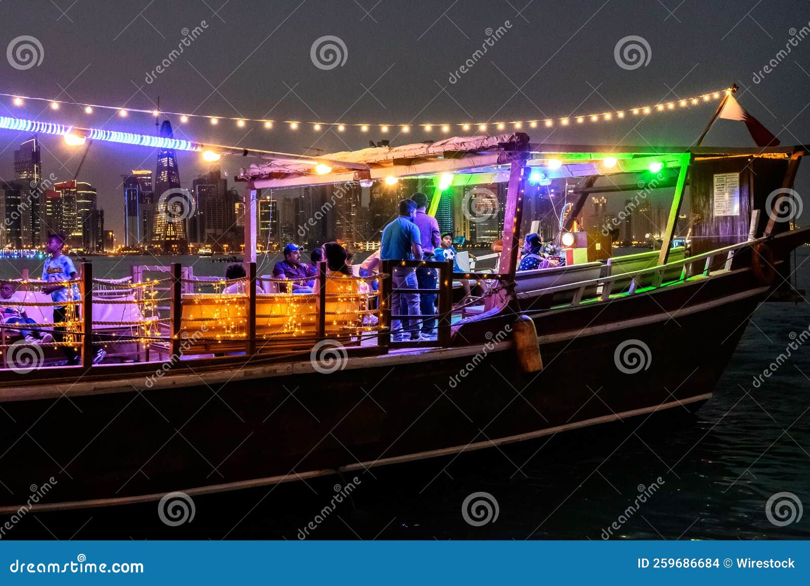Night View of a Boat with Tourist at the Doha Corniche Editorial Stock ...