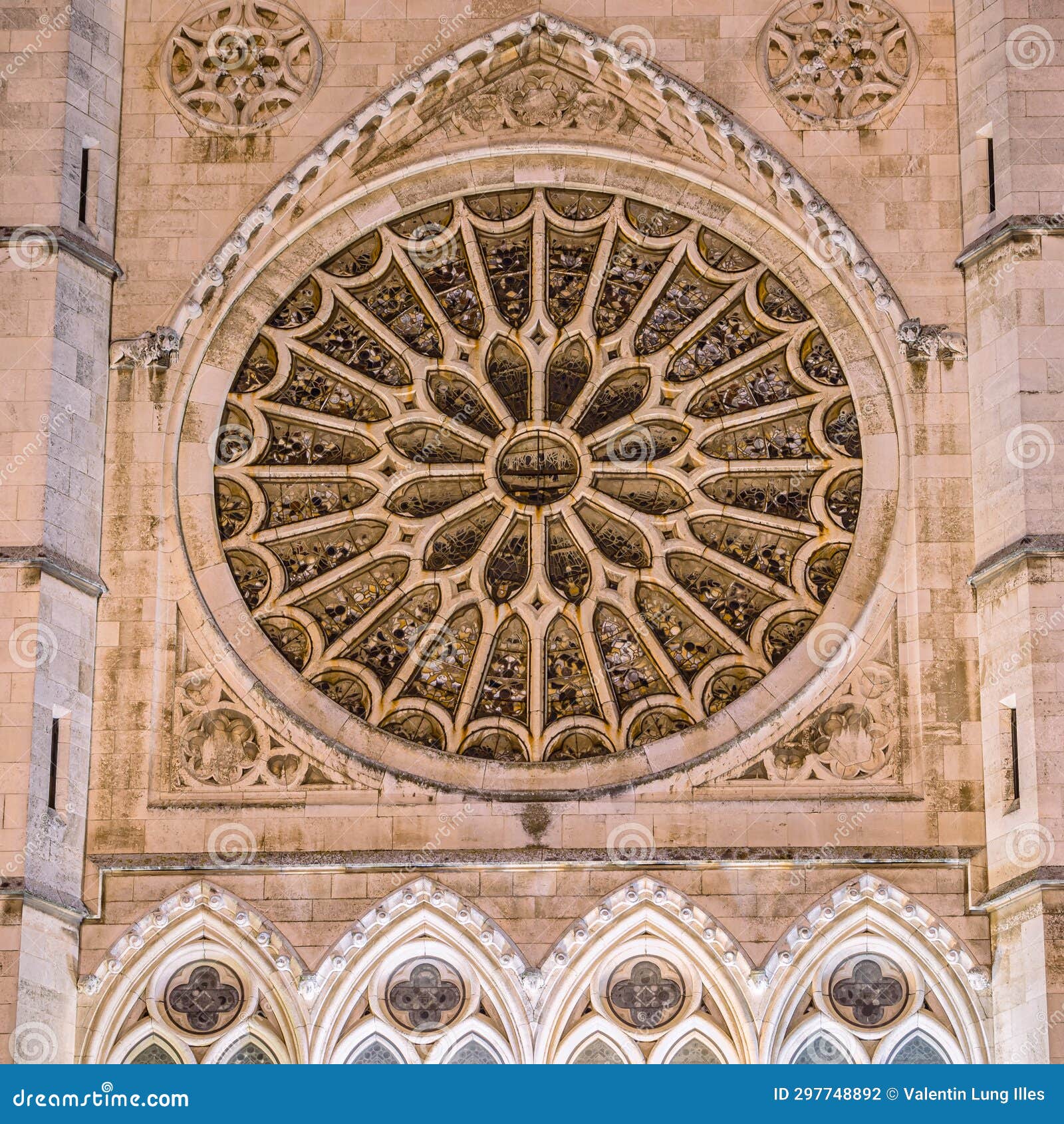 Night View of the Cathedral of Leon, Spain Stock Photo - Image of leon ...