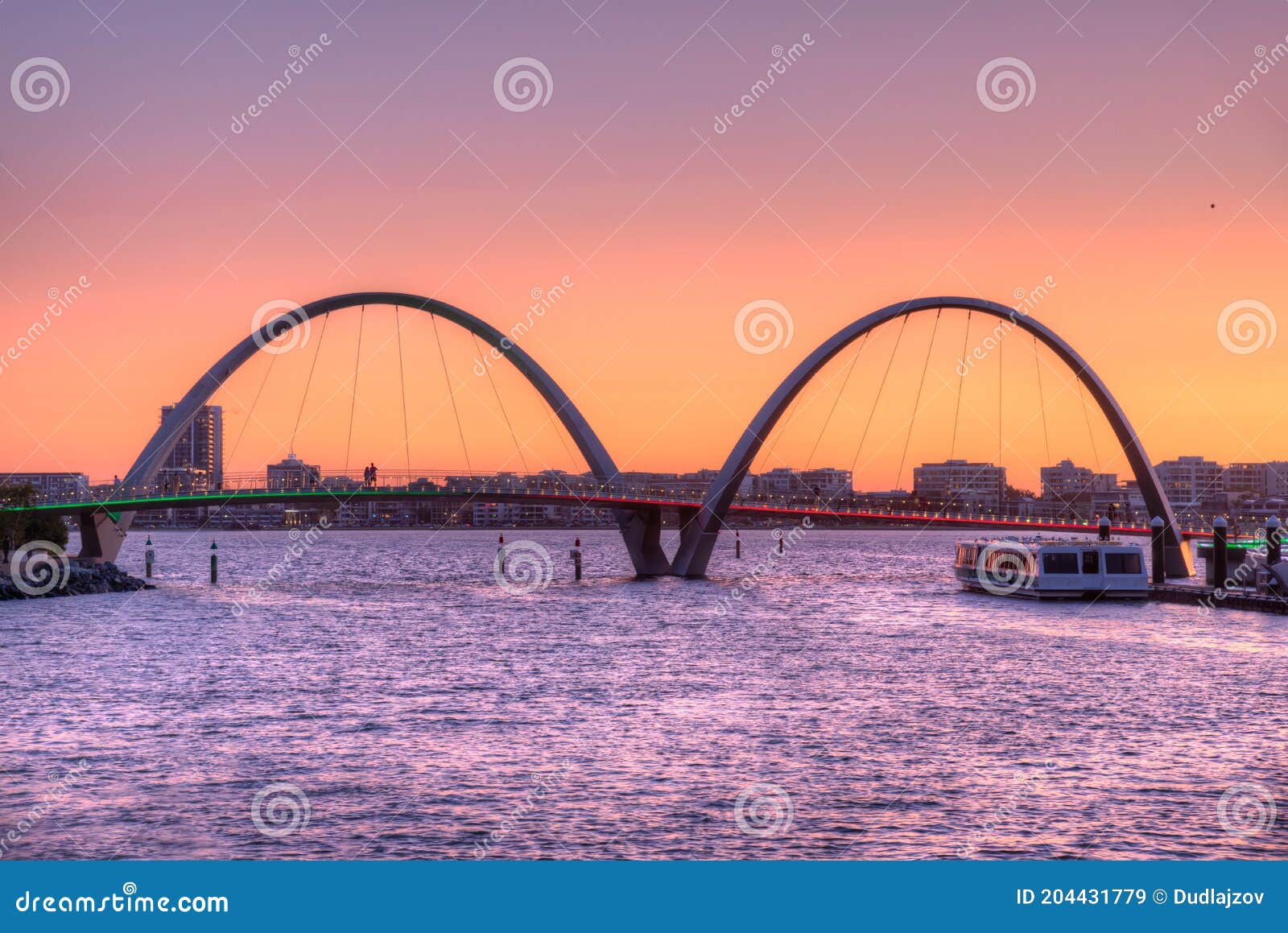 Night View of Elizabeth Quay Bridge in Perth, Australia Editorial Stock ...