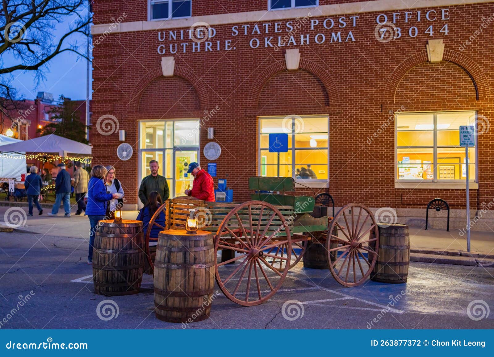 Night View of the Famous Guthrie Victorian Walk Editorial Photography ...