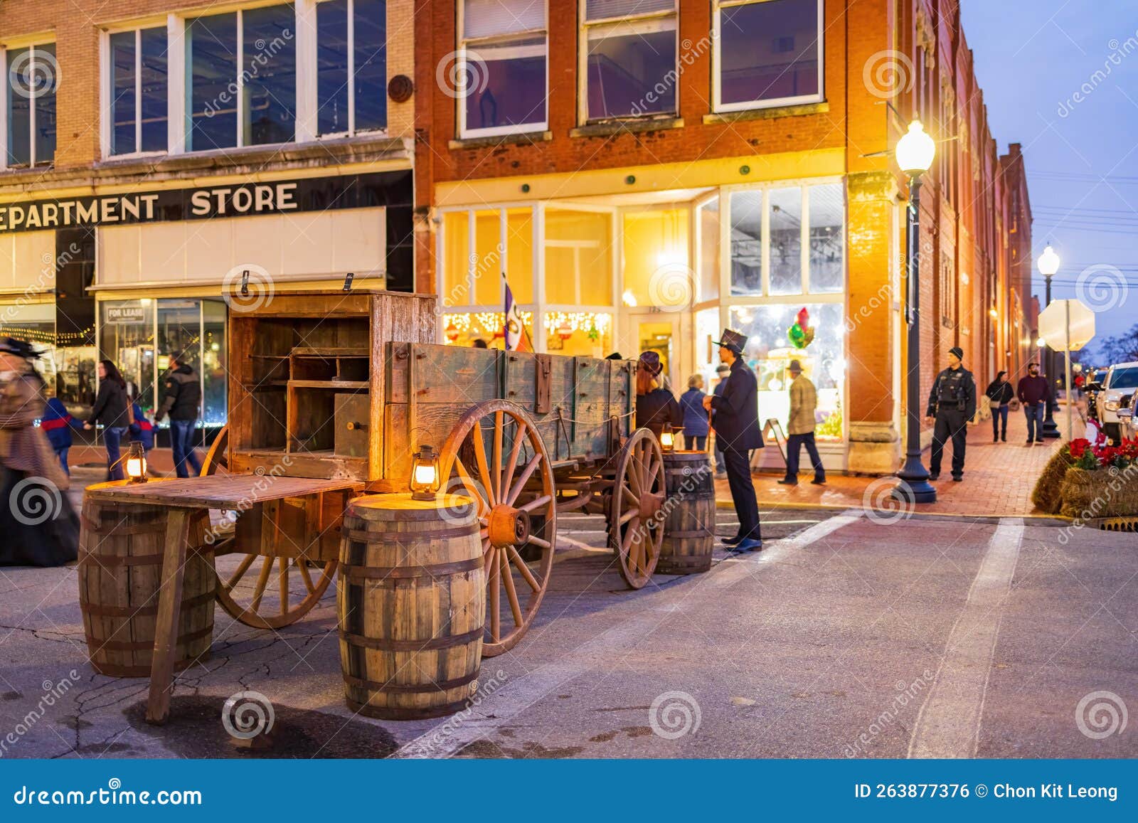 Night View of the Famous Guthrie Victorian Walk Editorial Photo - Image ...