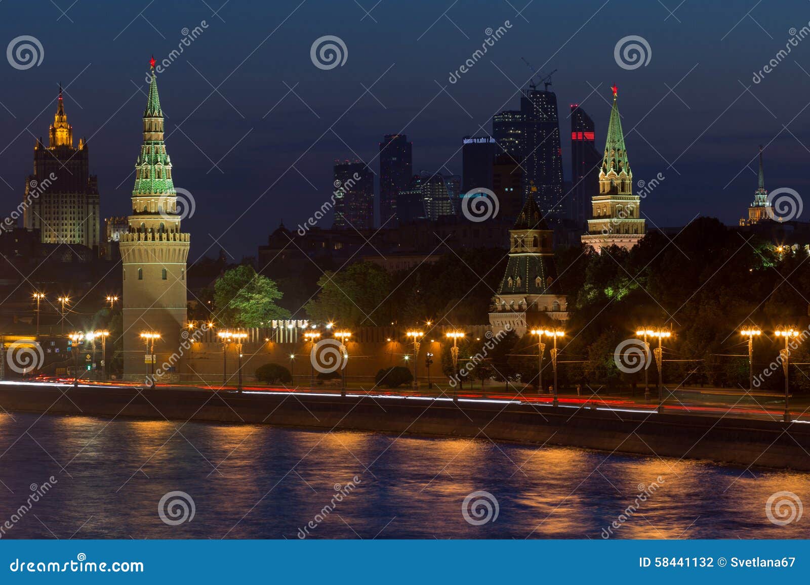 Night View on Kremlin Castle in Moscow, Russia Editorial Photography ...