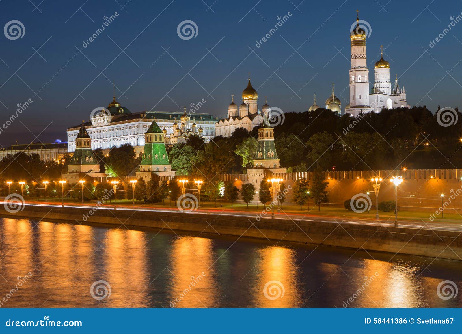 Night View on Kremlin Castle in Moscow, Russia Editorial Photo - Image ...