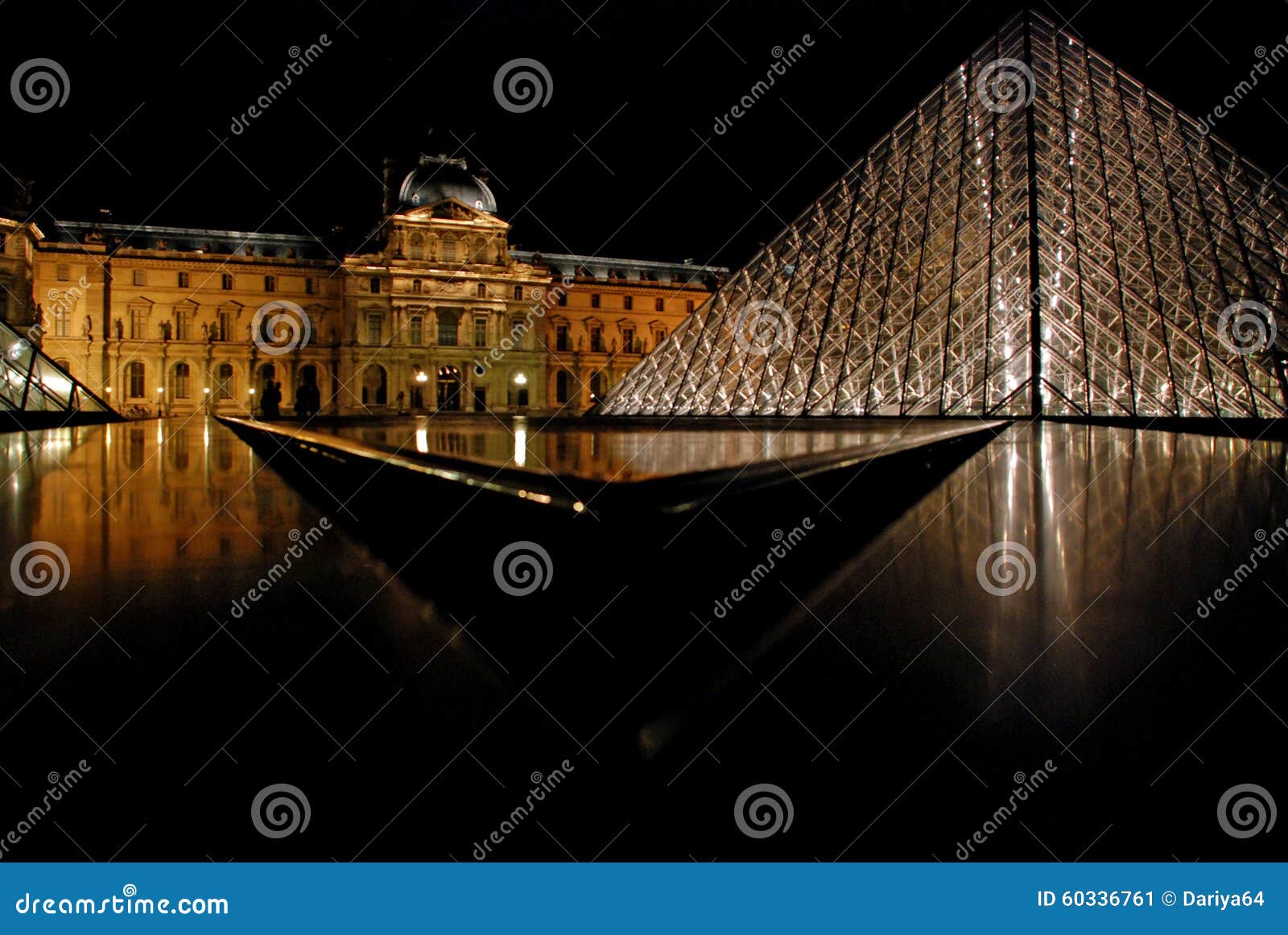 Night view of Louvre editorial photo. Image of seine - 60336761
