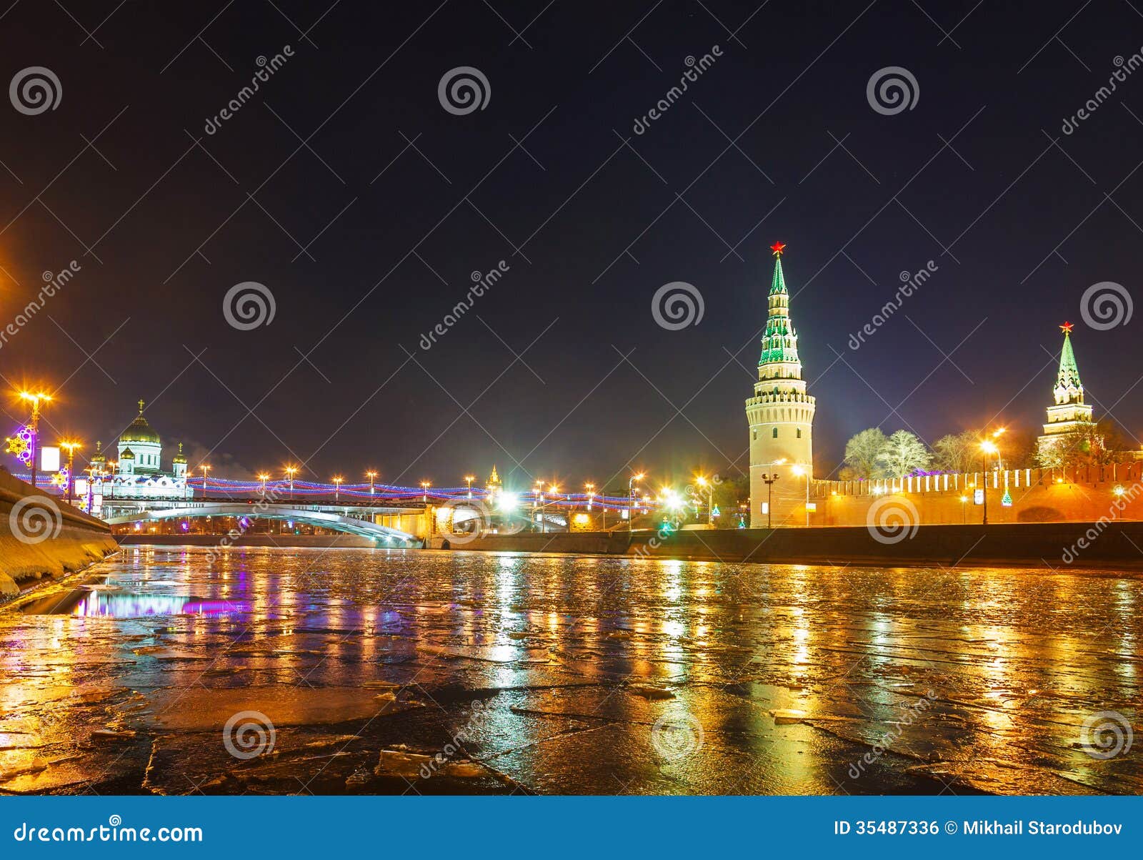 Night View of Moscow Kremlin in Russia Stock Photo - Image of bell ...