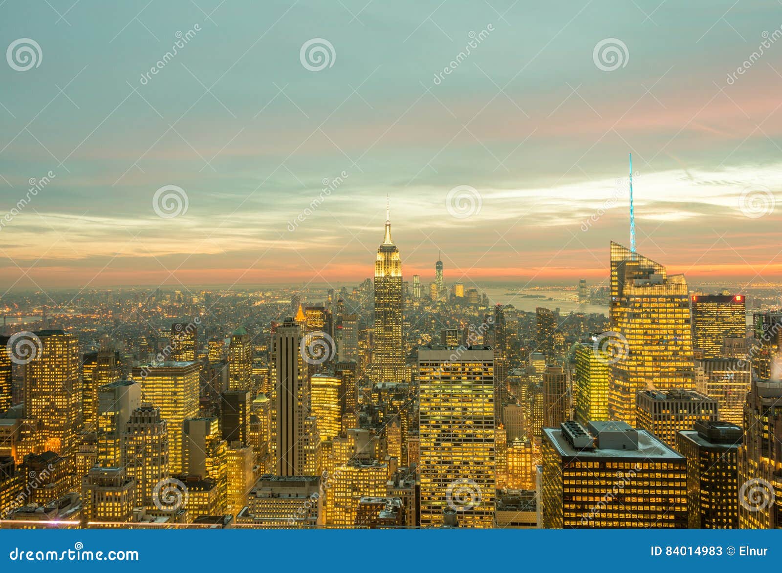 The Night View of New York Manhattan during Sunset Editorial Stock ...