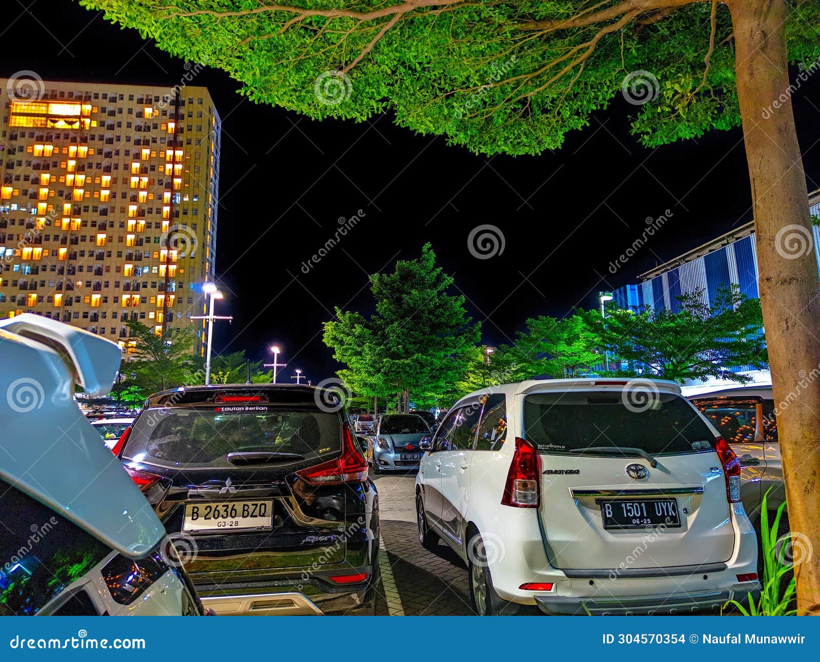 Night View in the Parking Lot Editorial Stock Image - Image of parking ...