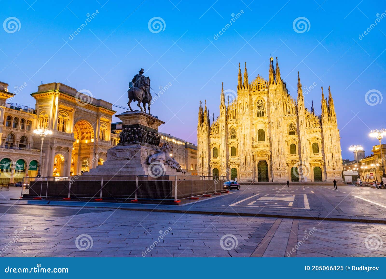 Night View of Piazza Duomo in Milano, Italy Editorial Image - Image of ...