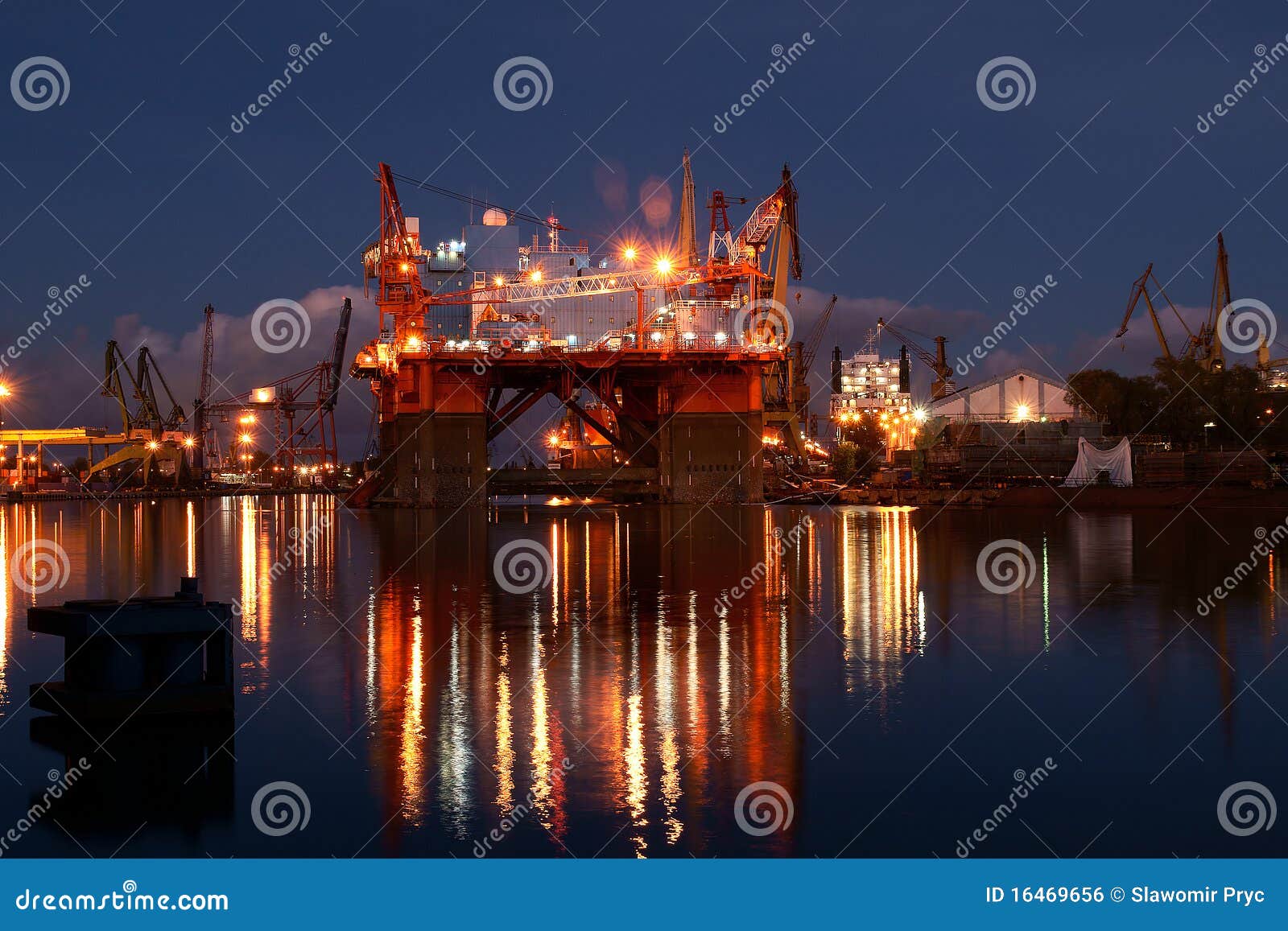 Night view of the platform stock photo. Image of ocean - 16469656