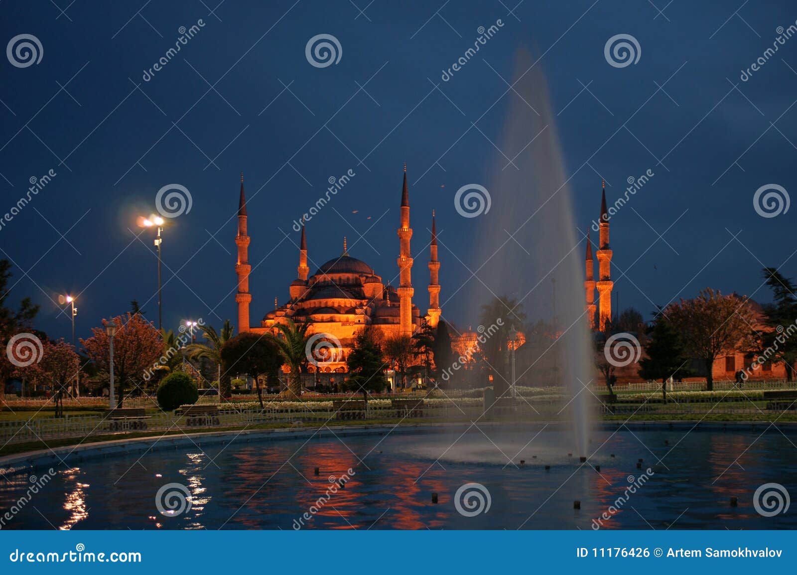 Night View of Sultanahmet (Blue) Mosque (Istanbul) Stock Photo - Image ...