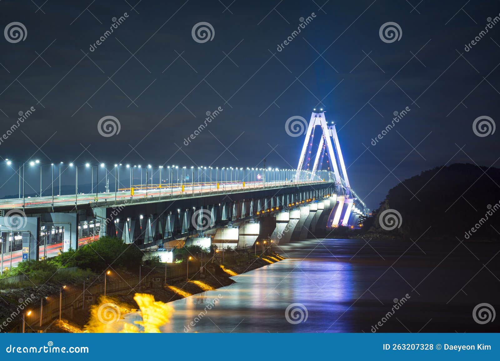 Night View of Yeongjong Bridge in Incheon, Korea Stock Photo - Image of ...
