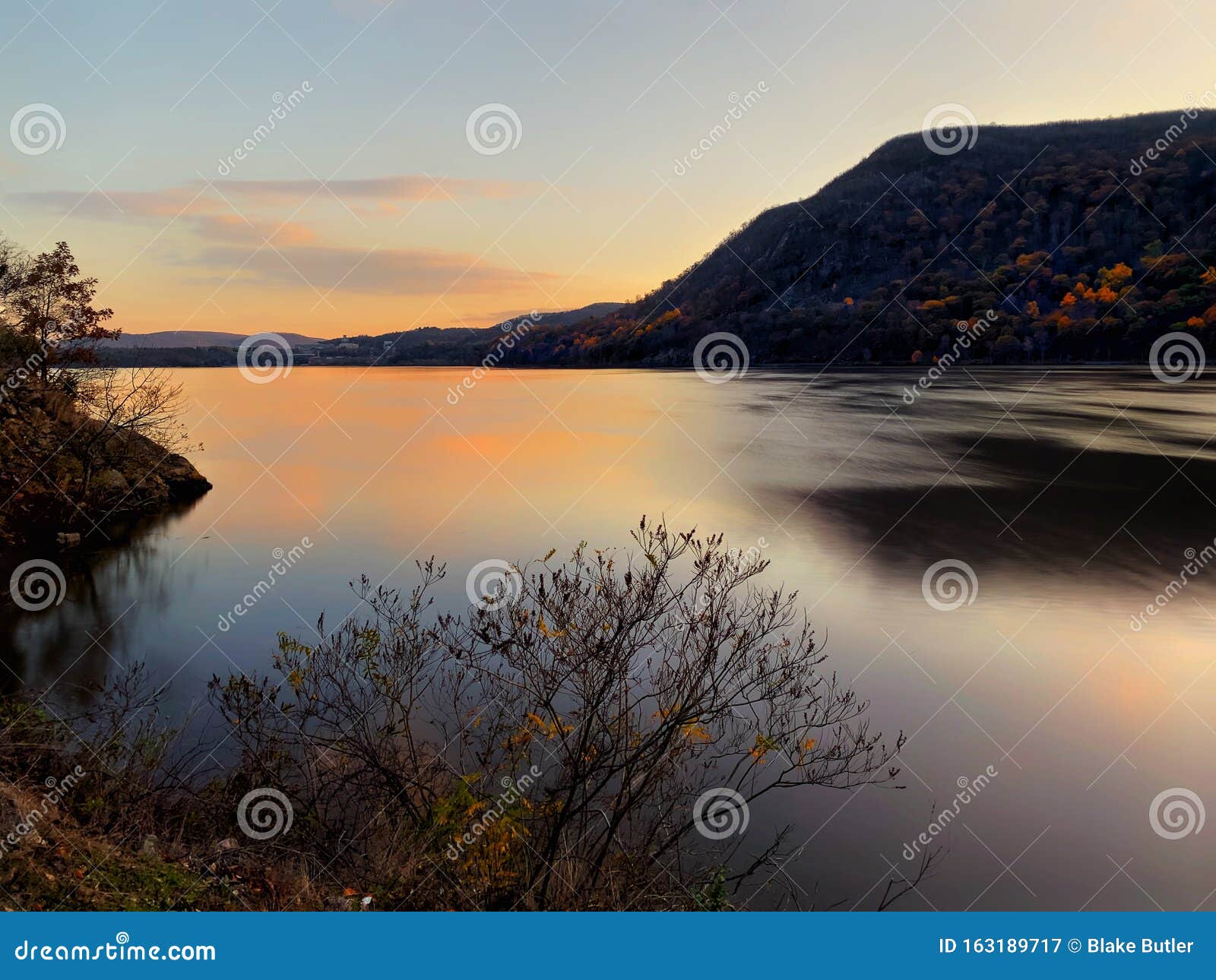Nightfall on the River in Fall Stock Image - Image of hudsonhighlands ...