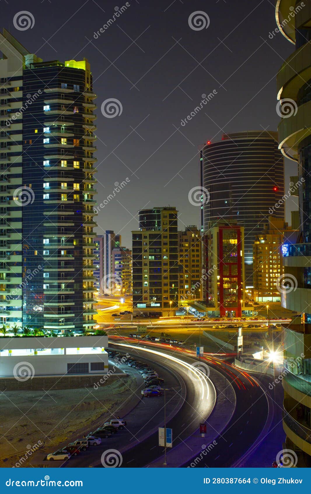 Nightlife in Dubai Marina. UAE Editorial Stock Image - Image of ...