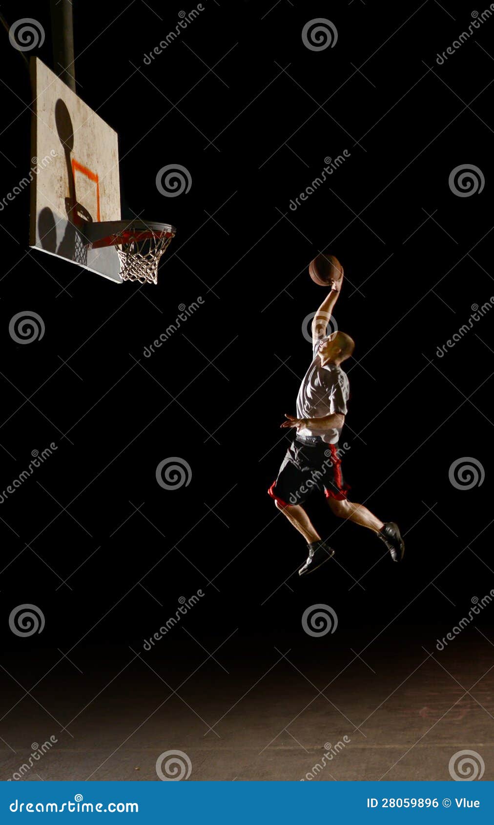Nighttime Basketball Player Stock Photo - Image of slam, athlete: 28059896