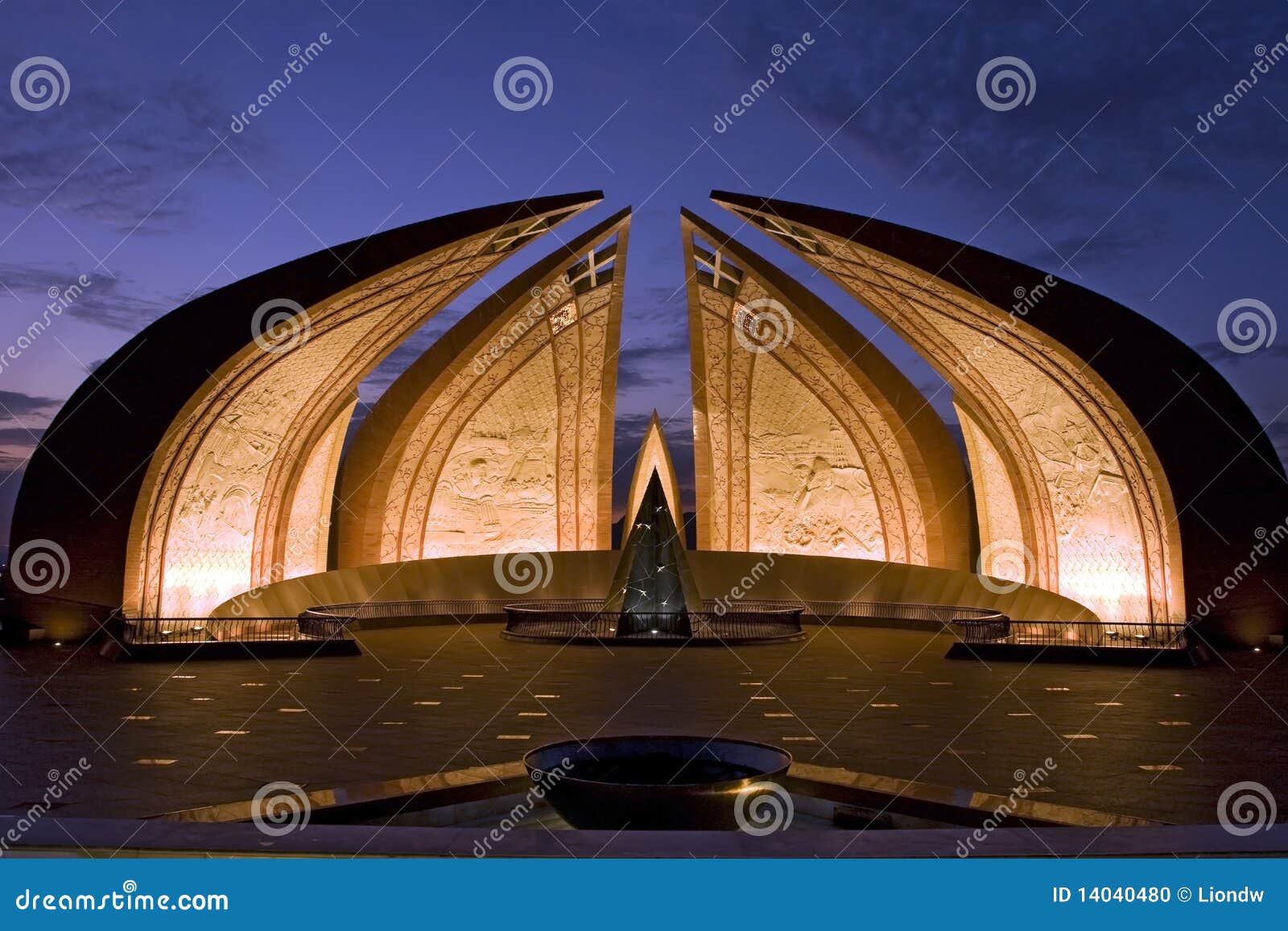 Pakistan Monument In Islamabad With Four Pillar Relate To Four ...