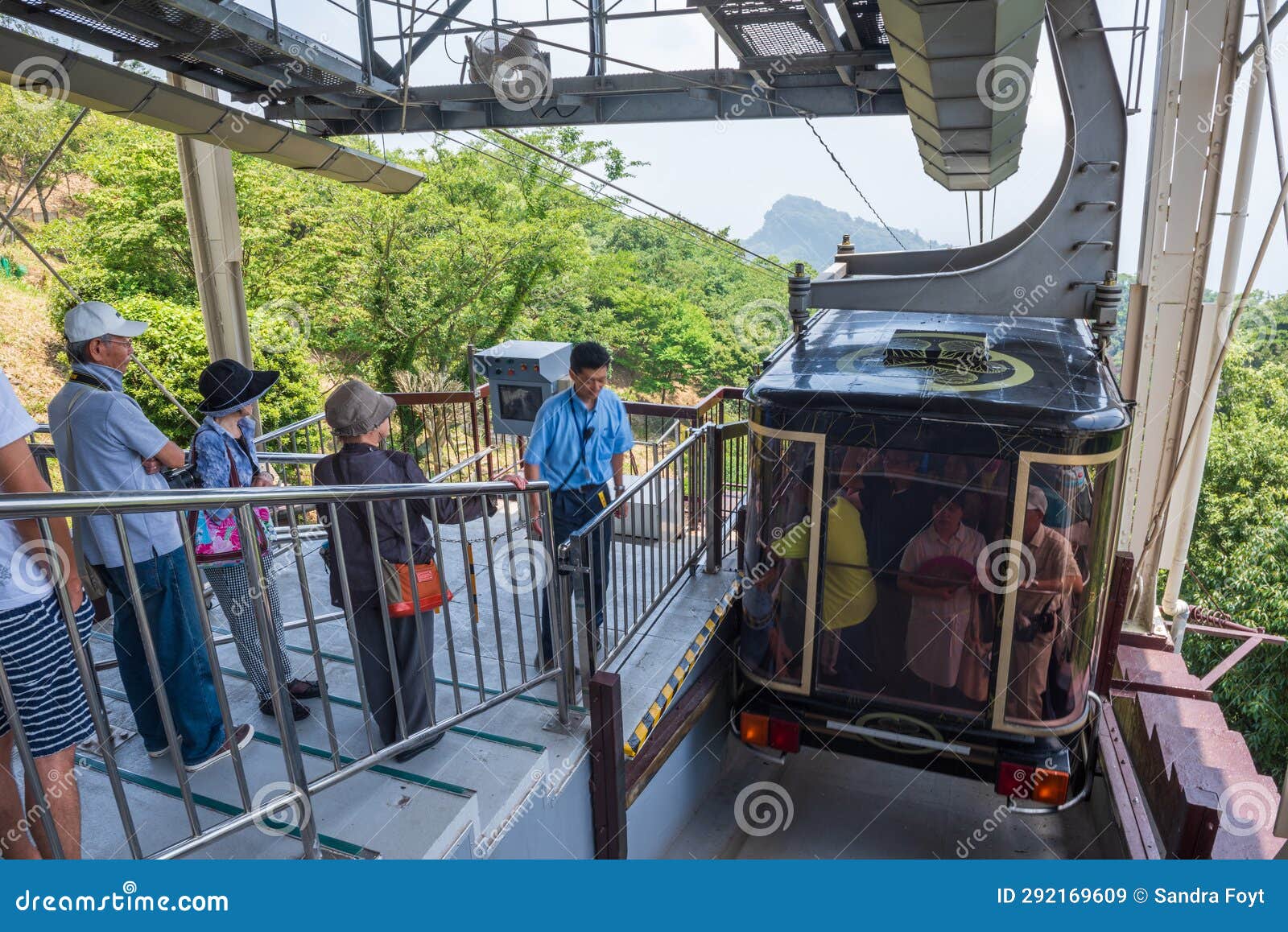 Nihondaira Ropeway Cable Car Editorial Stock Image - Image of shimizu ...