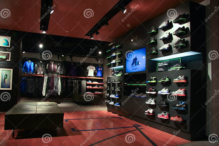 Nike store editorial photography. Image of models, shoe - 27442772