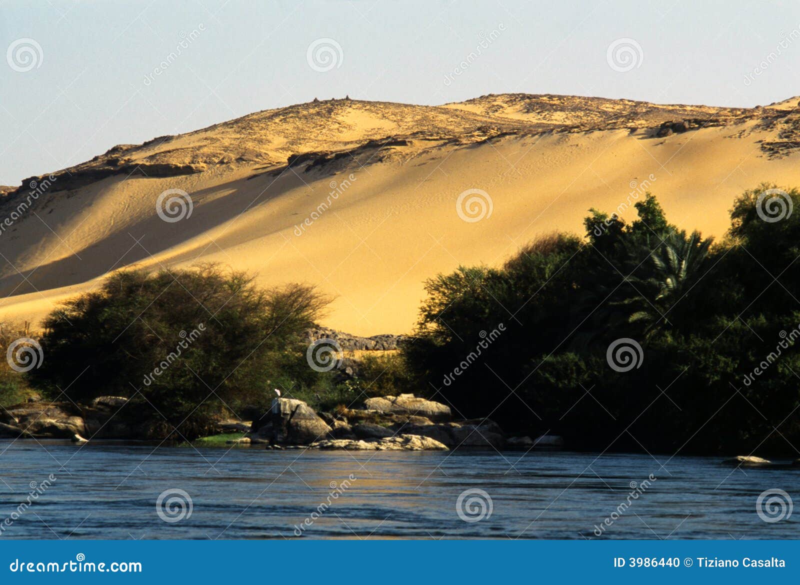 Nilo and the desert stock photo. Image of mountain, mirage - 3986440