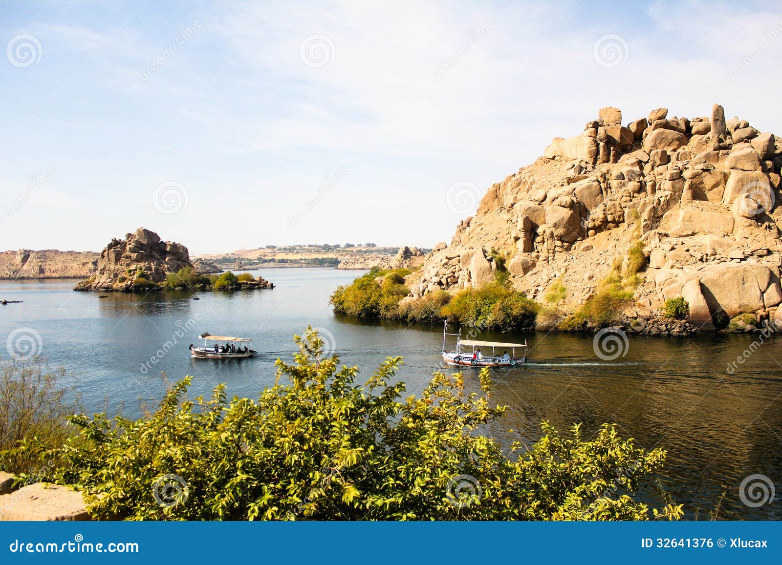 Nilo River foto de archivo. Imagen de nilo, rampas, estatua - 32641376
