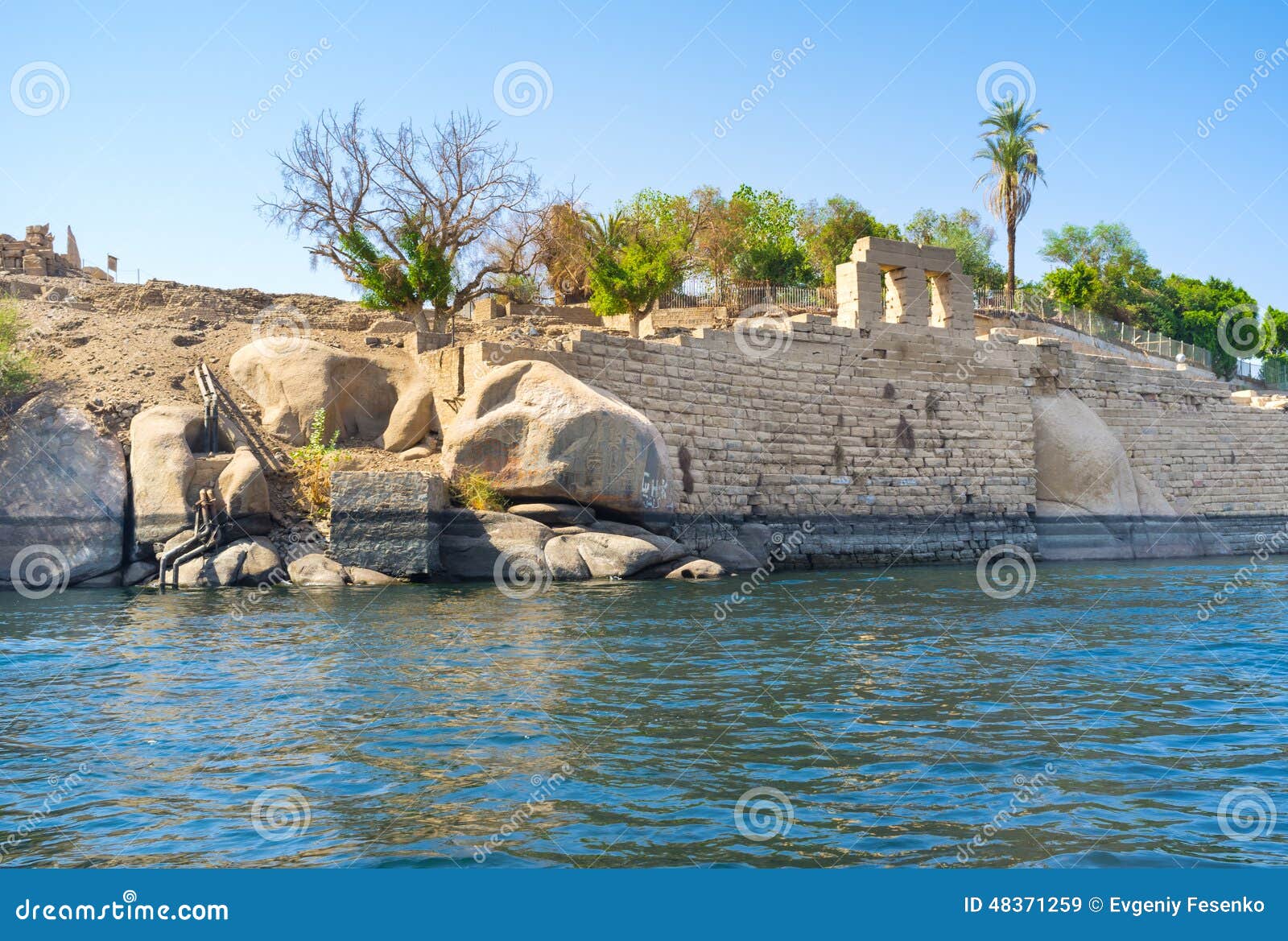 Nilometer stock afbeelding. Image of arabisch, installatie - 48371259