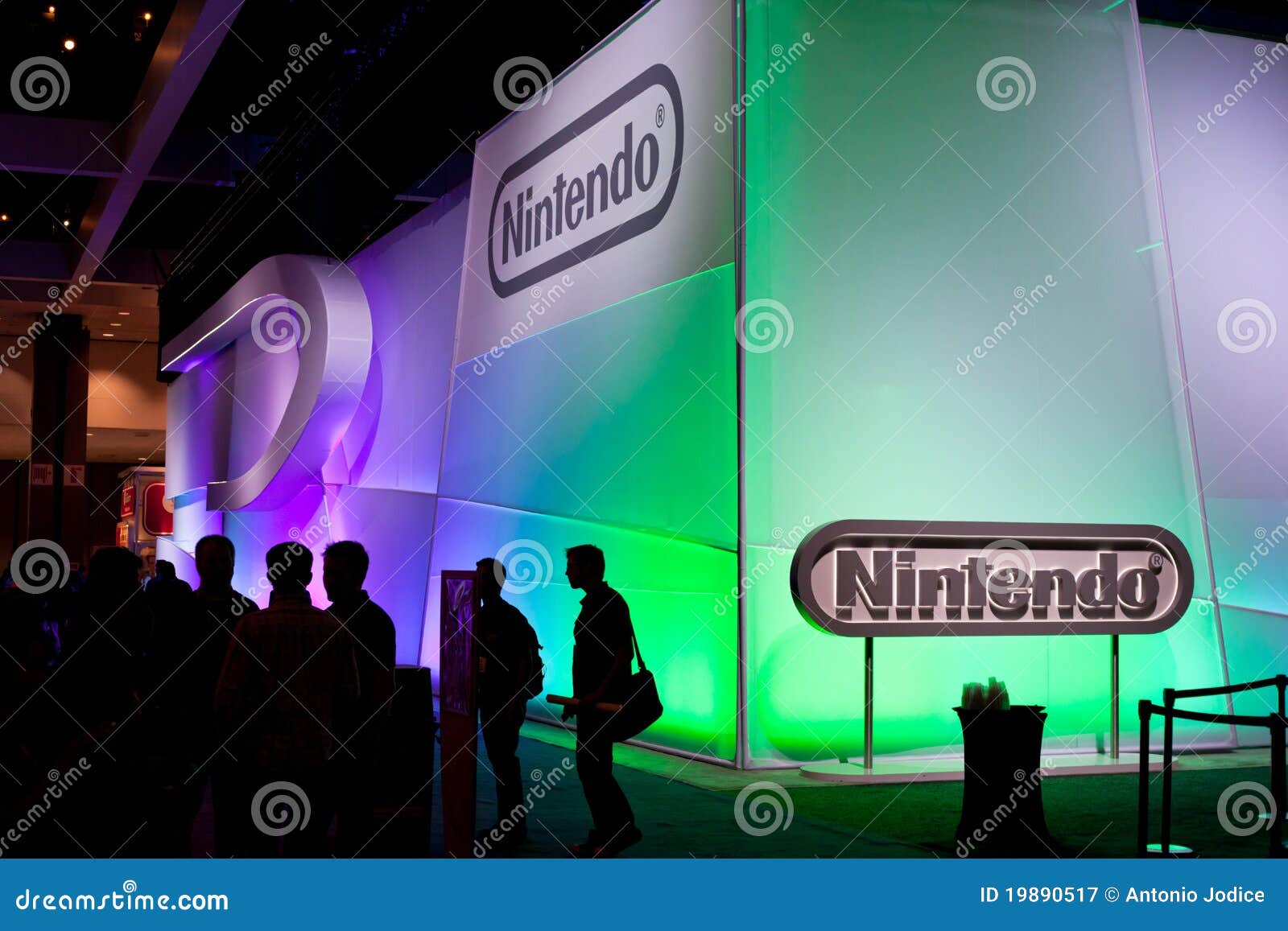 Nintendo S Booth at E3 2011 Editorial Photography - Image of booth ...