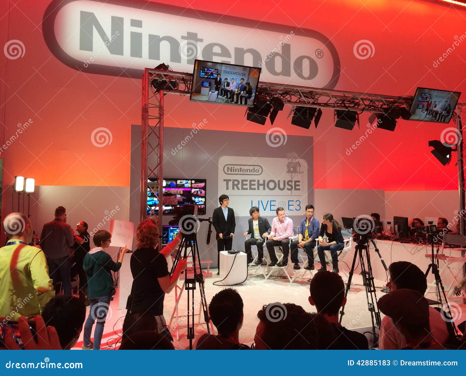 Nintendo Treehouse at E3 2014 Editorial Stock Photo - Image of wiiu ...