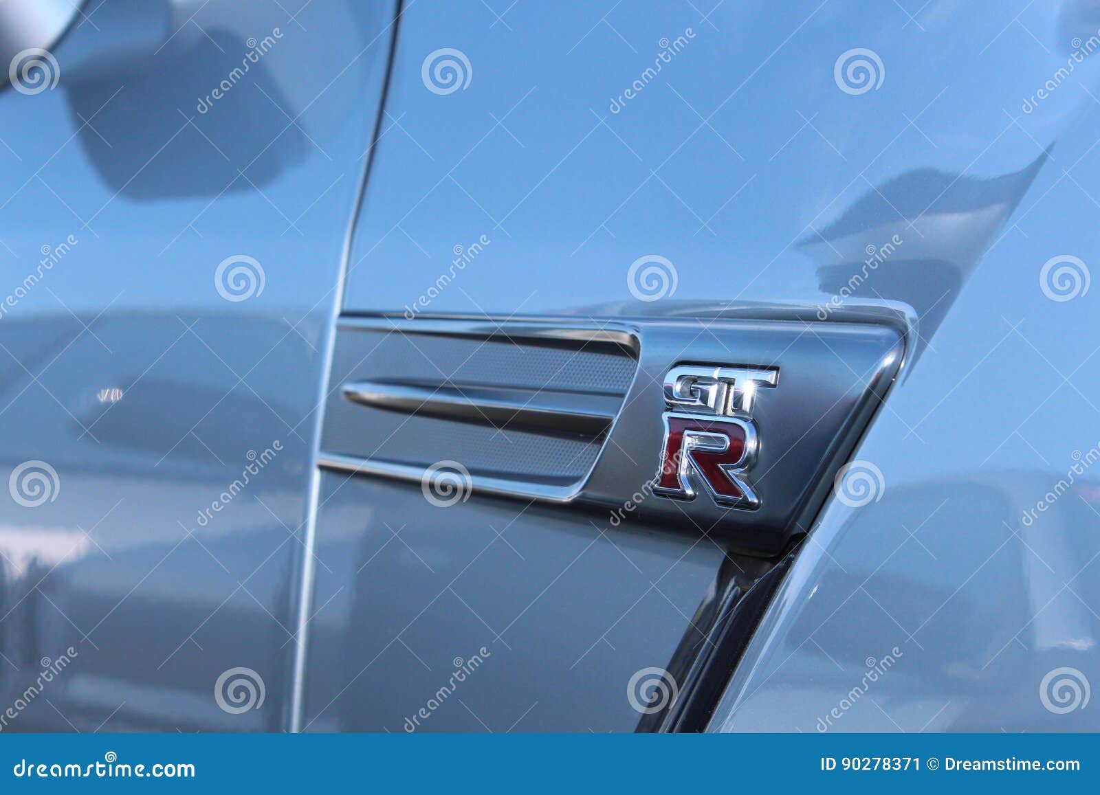 Nissan GT-R-Zeichen redaktionelles foto. Bild von zeichen - 90278371