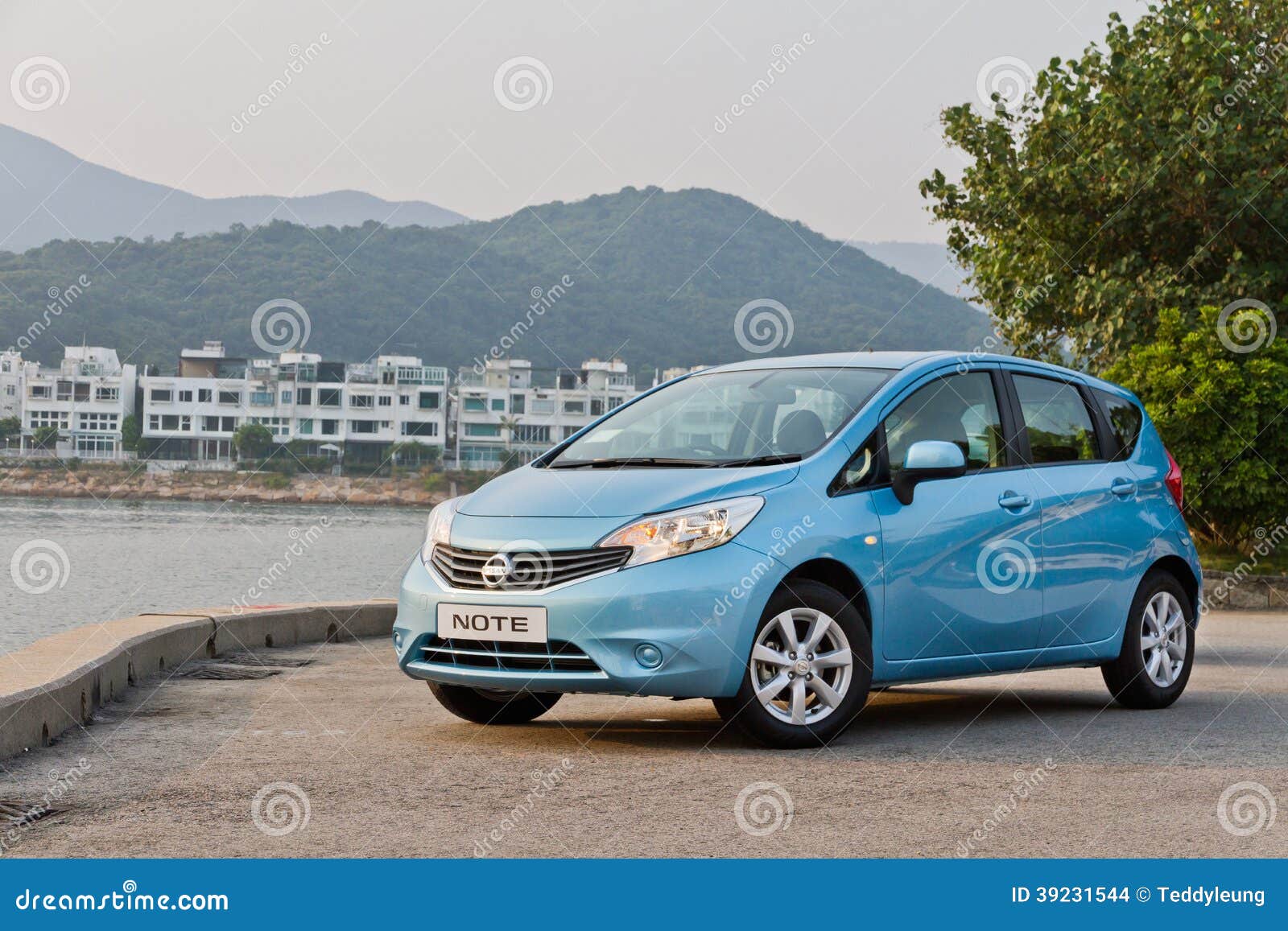 Nissan Note 2012 editorial stock image. Image of modern - 39231544