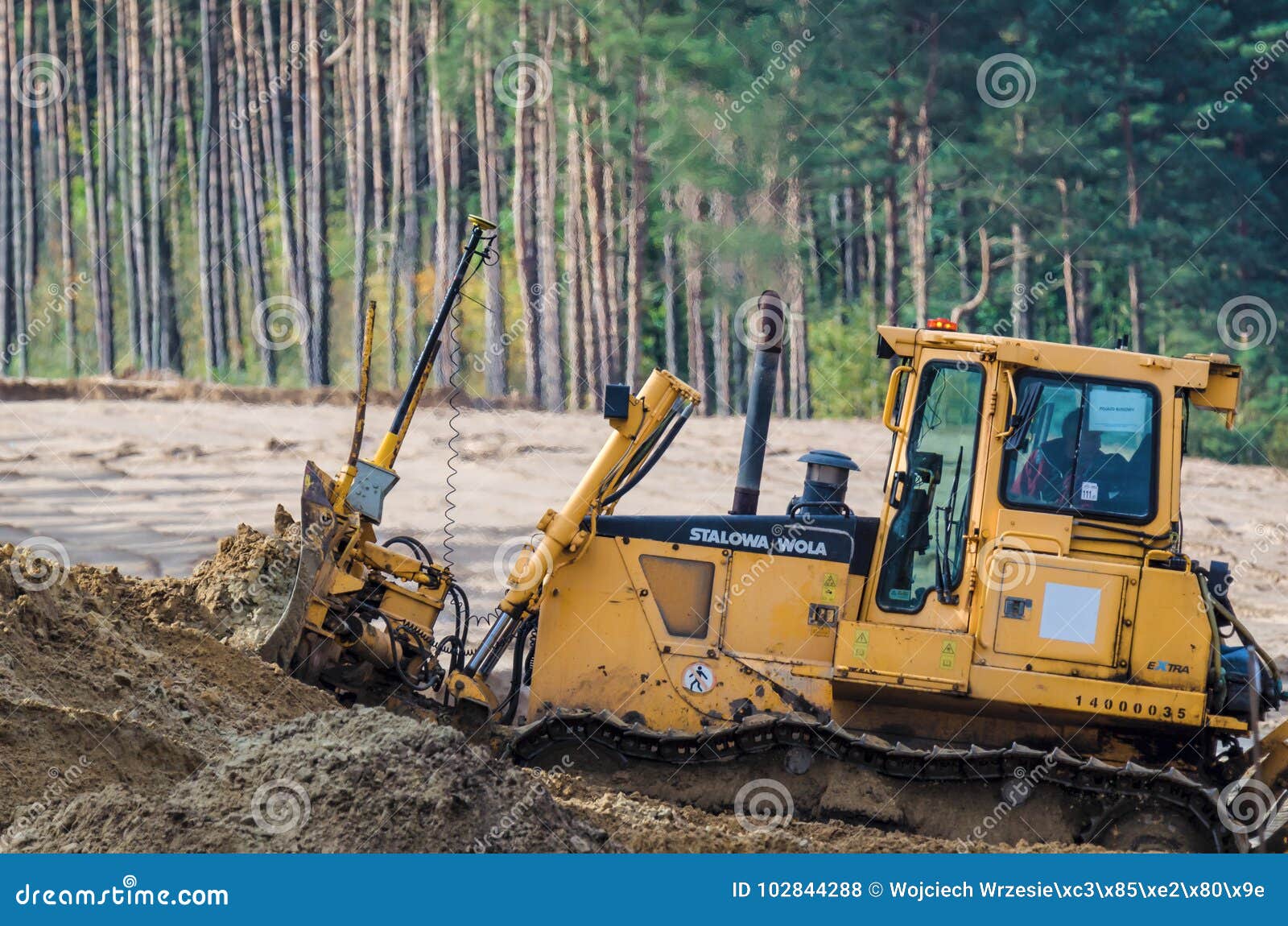 Niveladora foto de archivo editorial. Imagen de yermo - 102844288