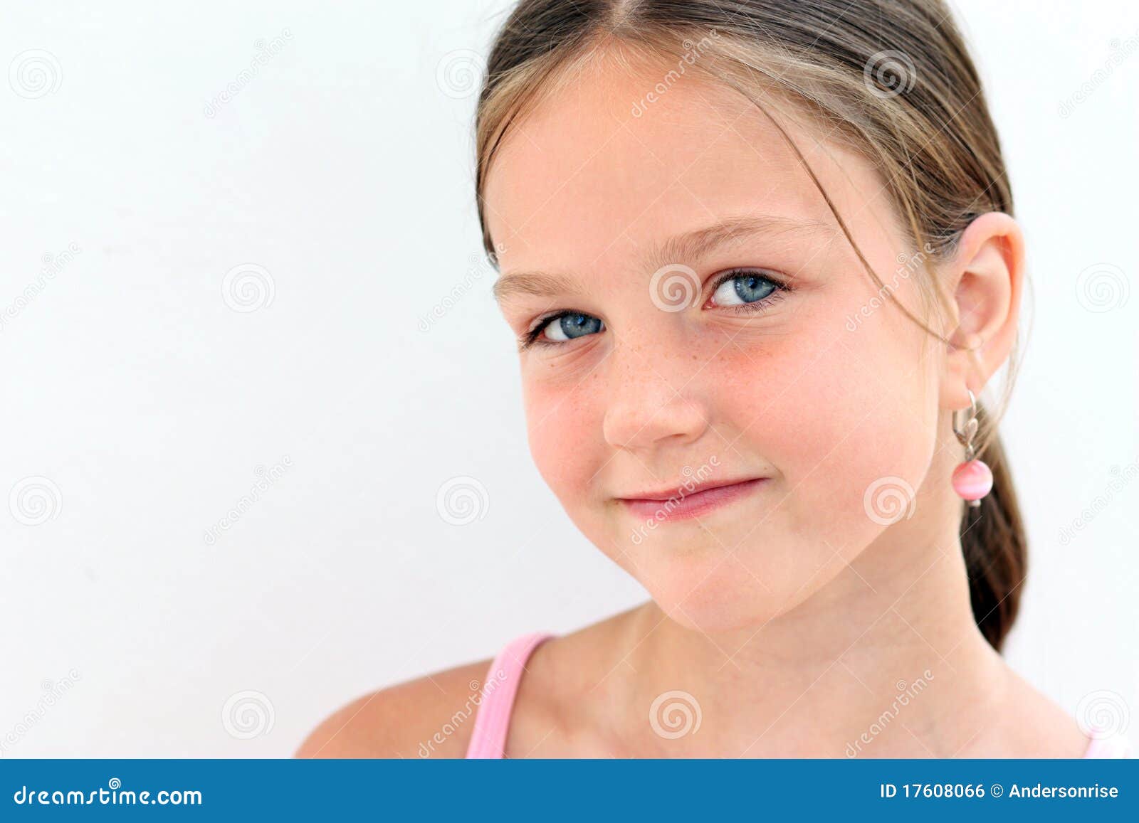 Niña Hermosa Foto De Archivo Imagen De Persona Cara 17608066