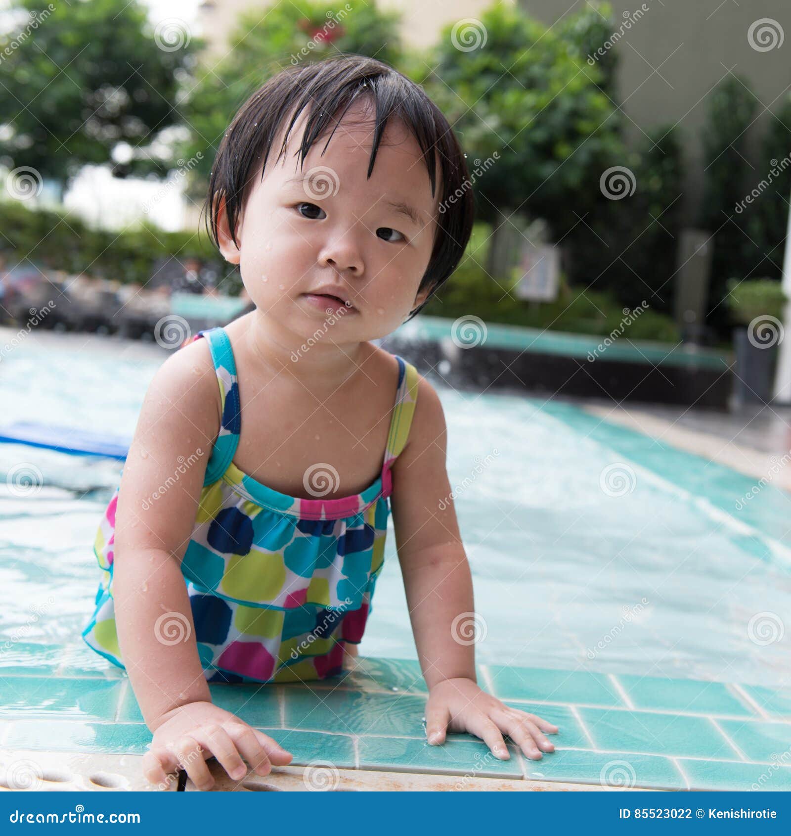 Niño En La Piscina Foto De Archivo Imagen De Agua Sano 85523022