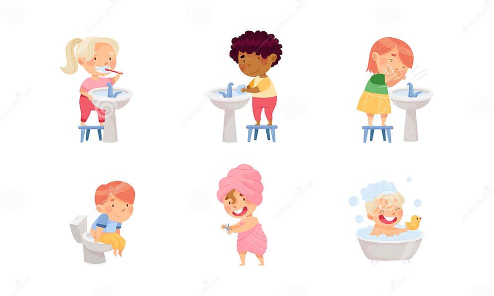 Niños Pequeños Haciendo Baño Y Lavando El Procedimiento De Lavado De ... Niños Pequeños Haciendo Baño Y Lavando El Procedimiento De Lavado De ...
