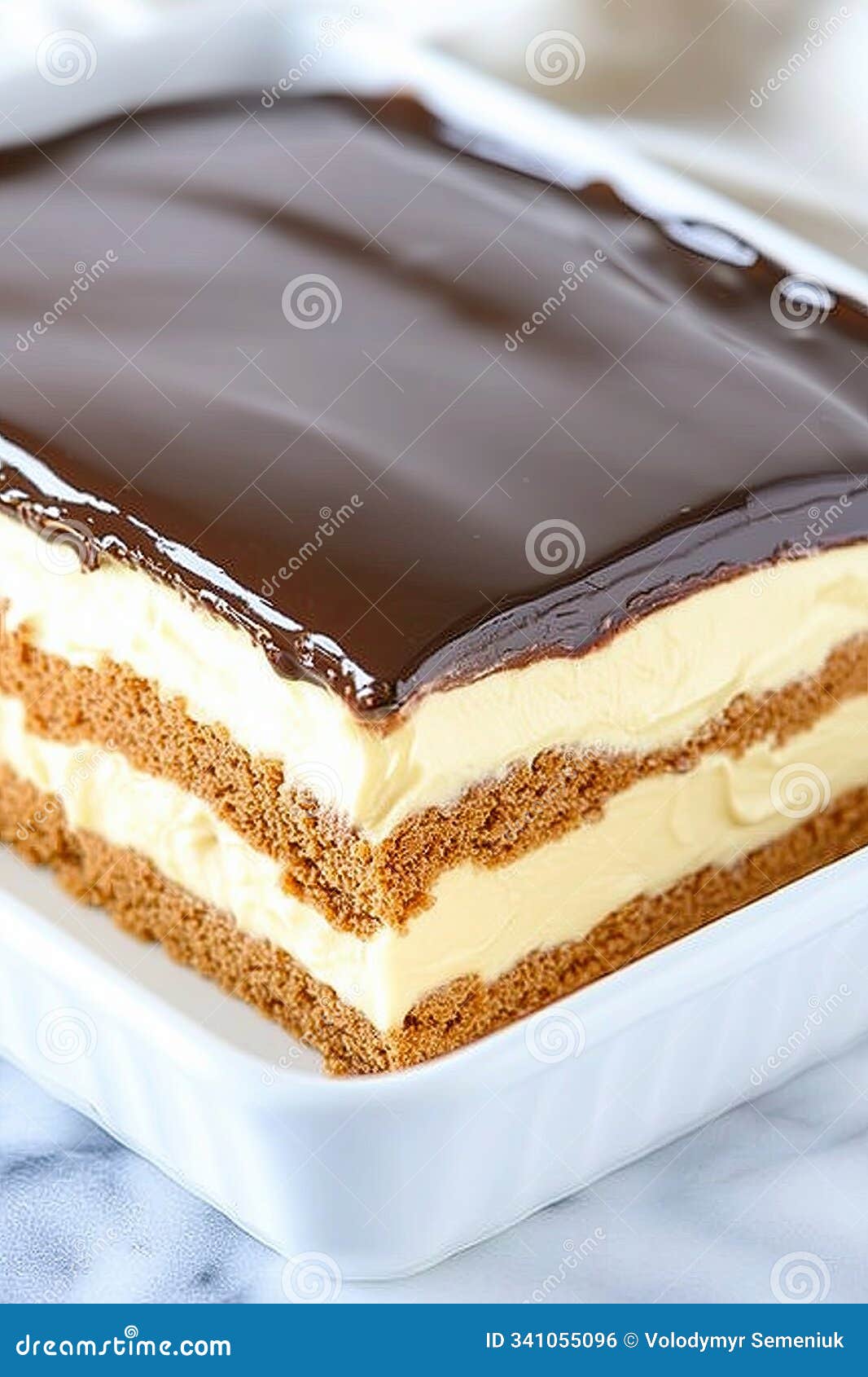 No Bake Chocolate Eclair Cake with Layers of Graham Crackers and Creamy ...