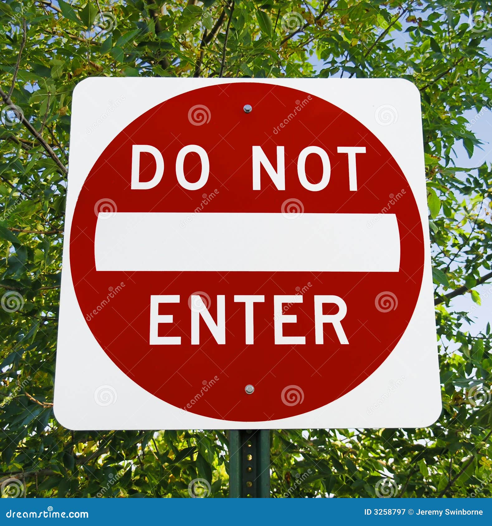 No entre imagen de archivo. Imagen de prohibido, camino - 3258797