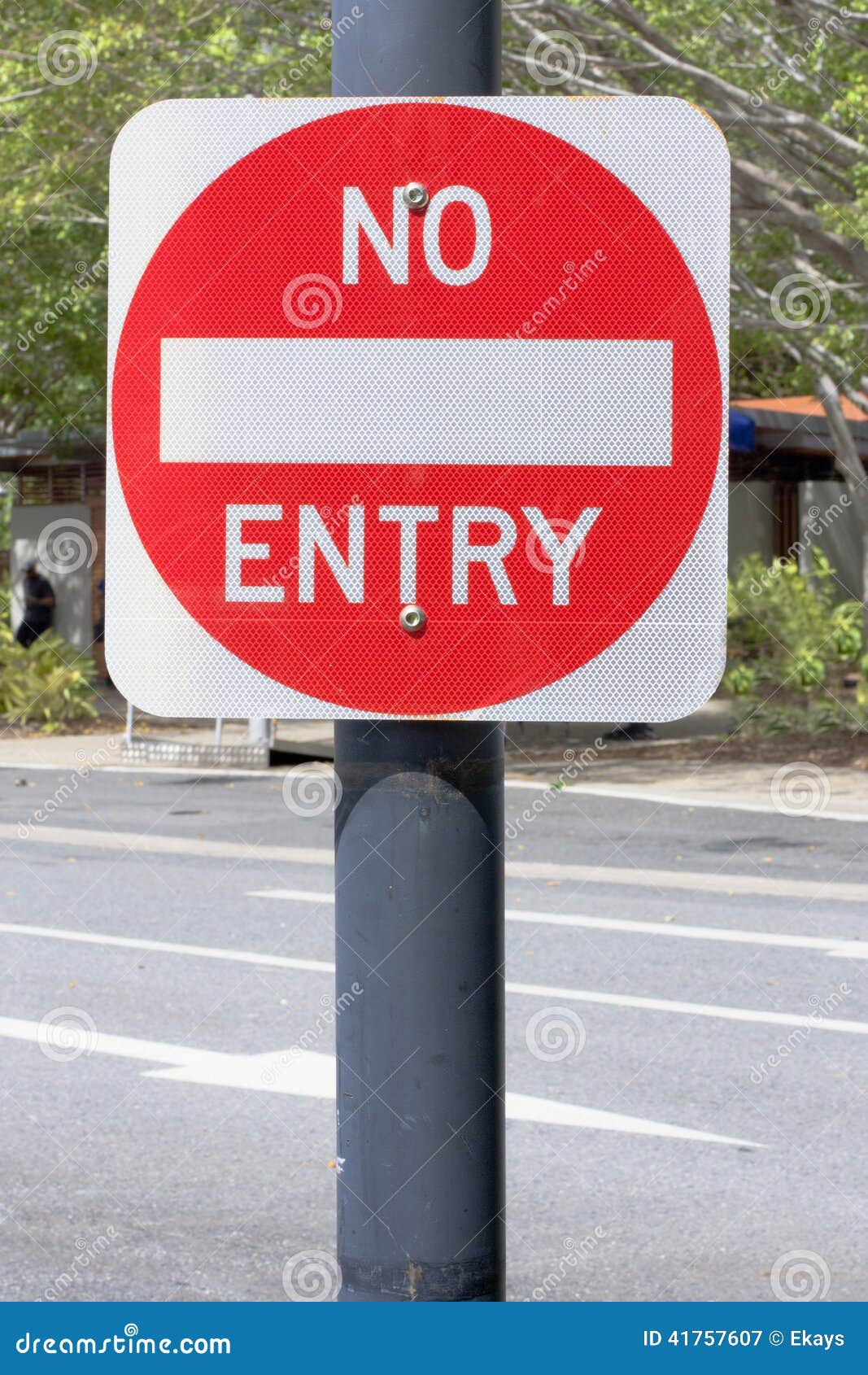 Red No Entry Sign on a Steel Post Stock Image - Image of symbol, sign ...